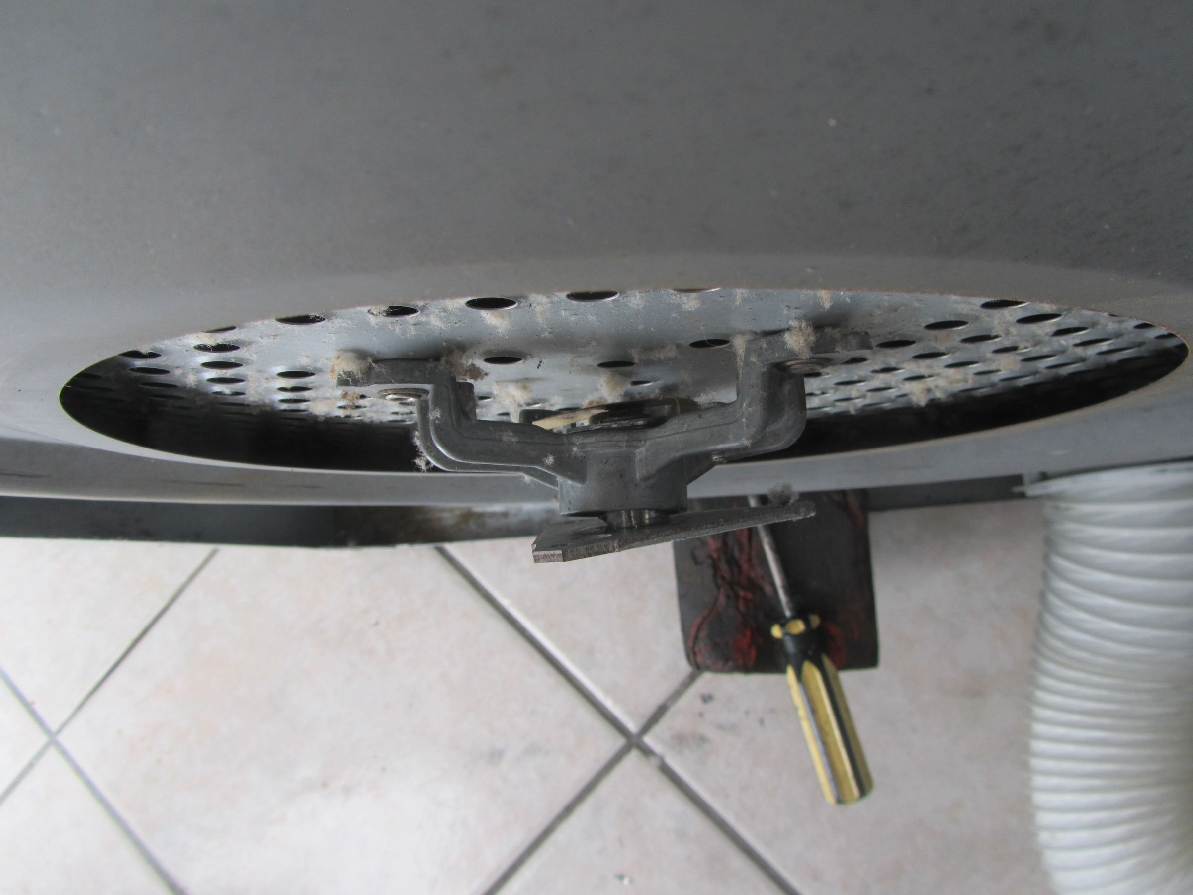 Repairing a Damaged Tumble Dryer Rear Bush Housing : 4 Steps (with ...