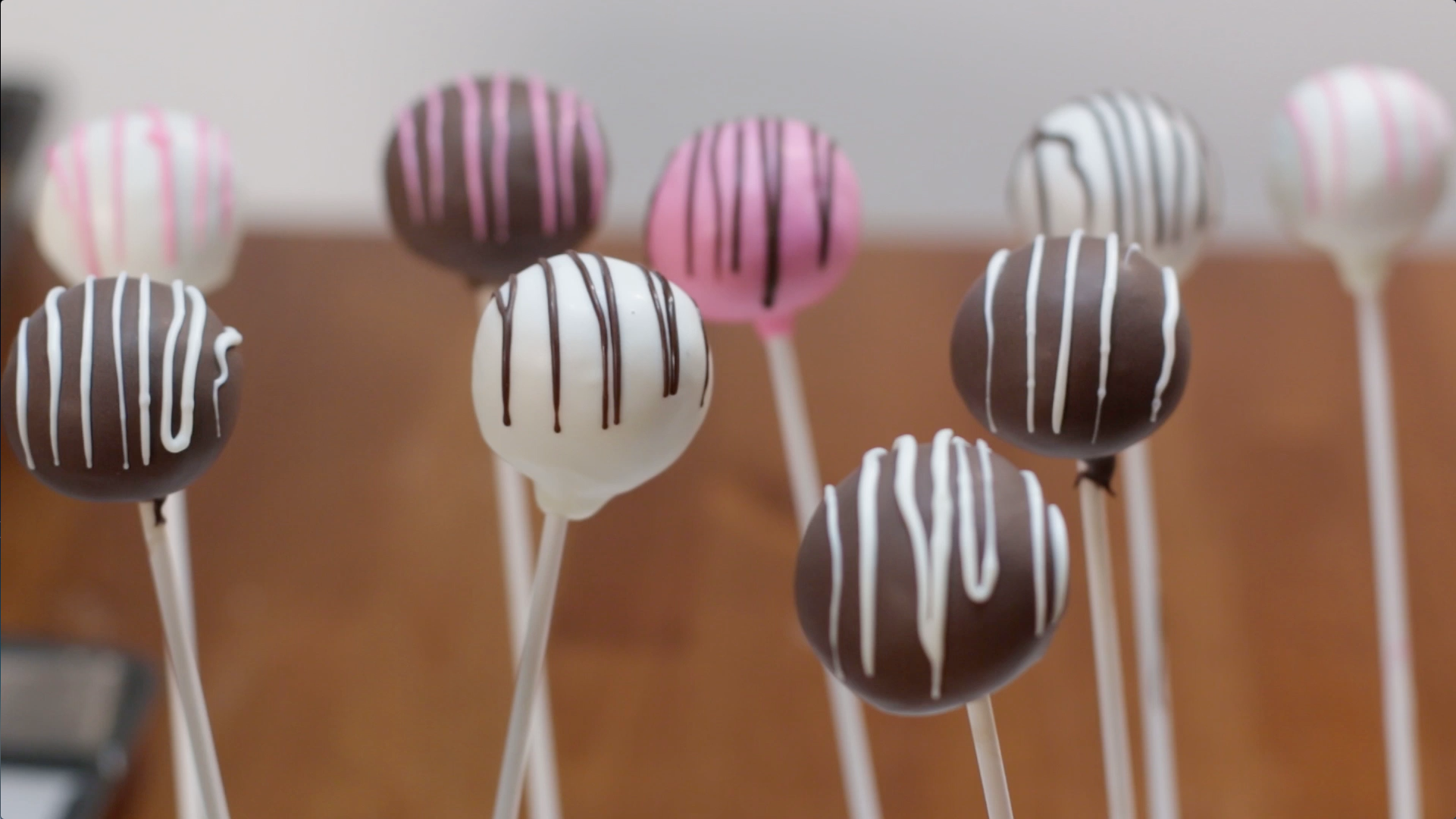 Homemade Cake Pops : 8 Steps (with Pictures) - Instructables