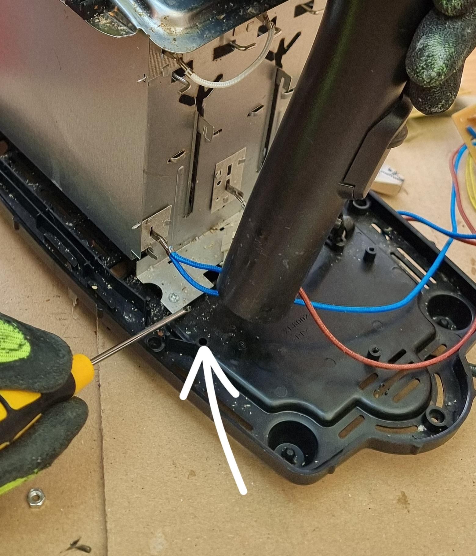 Fix an Old Broken Toaster! : 8 Steps - Instructables
