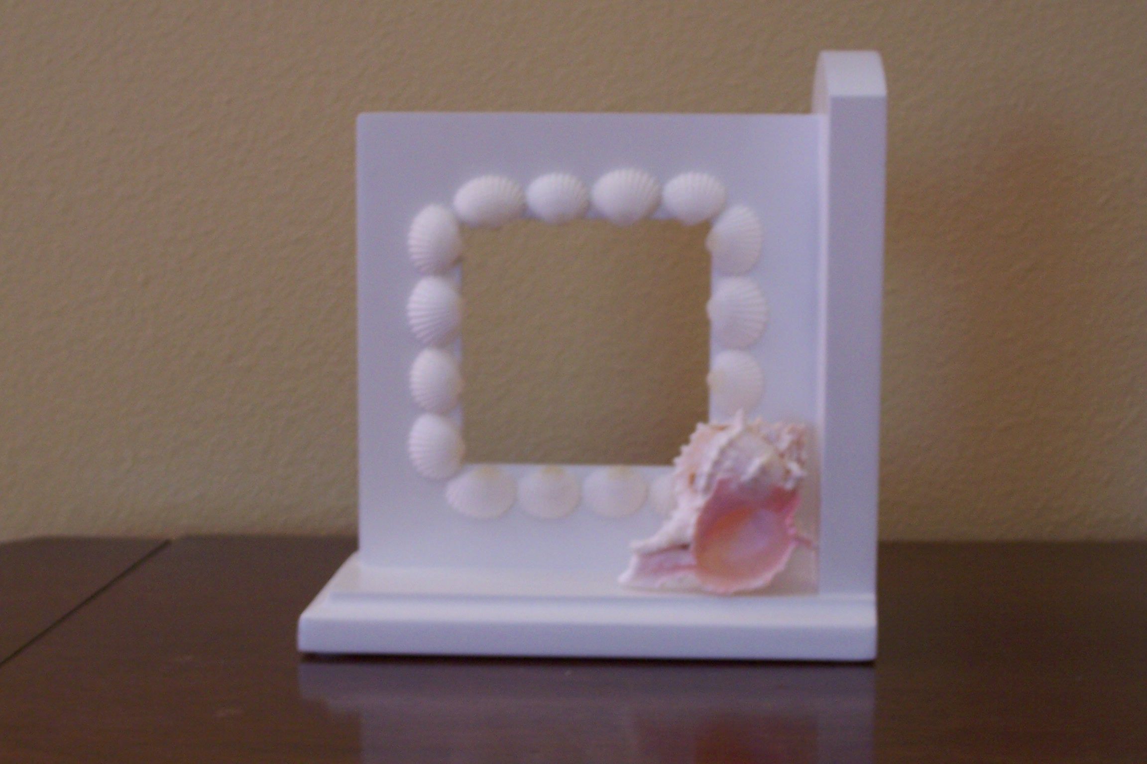 Shell-Embellished Photo Frames : 3 Steps - Instructables