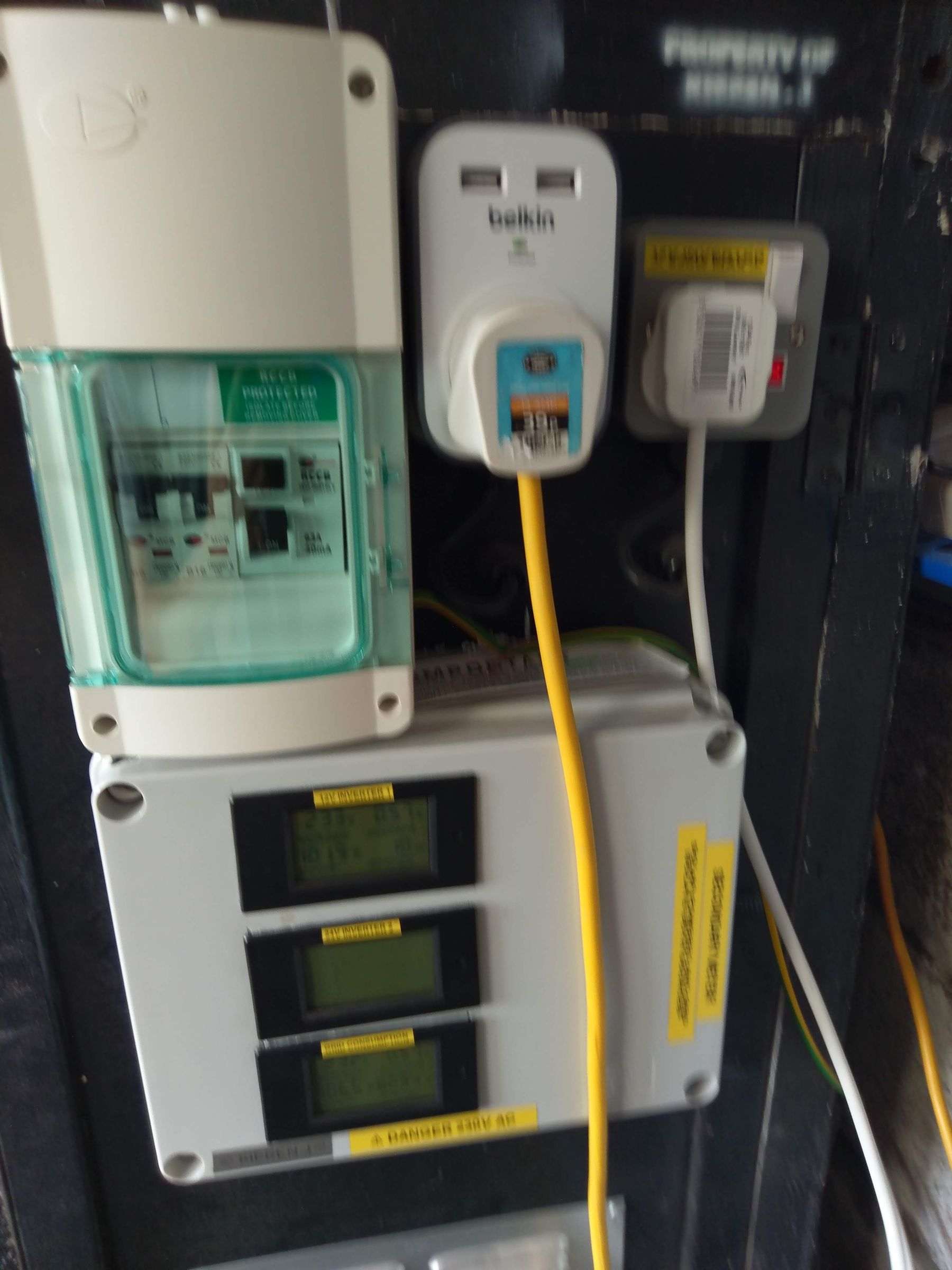 DIY Grid Tied Inverter (doesn't Feed the Grid) UPS Alternative : 7 ...