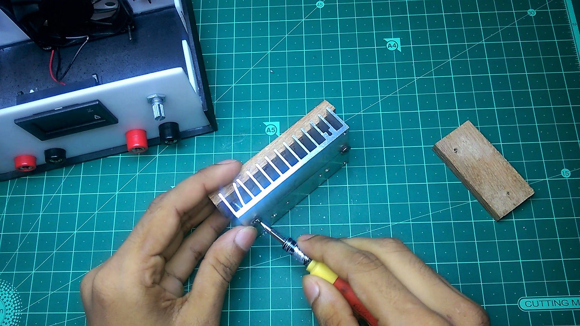 DIY Variable Power Supply With Adjustable Voltage and Current : 14 ...