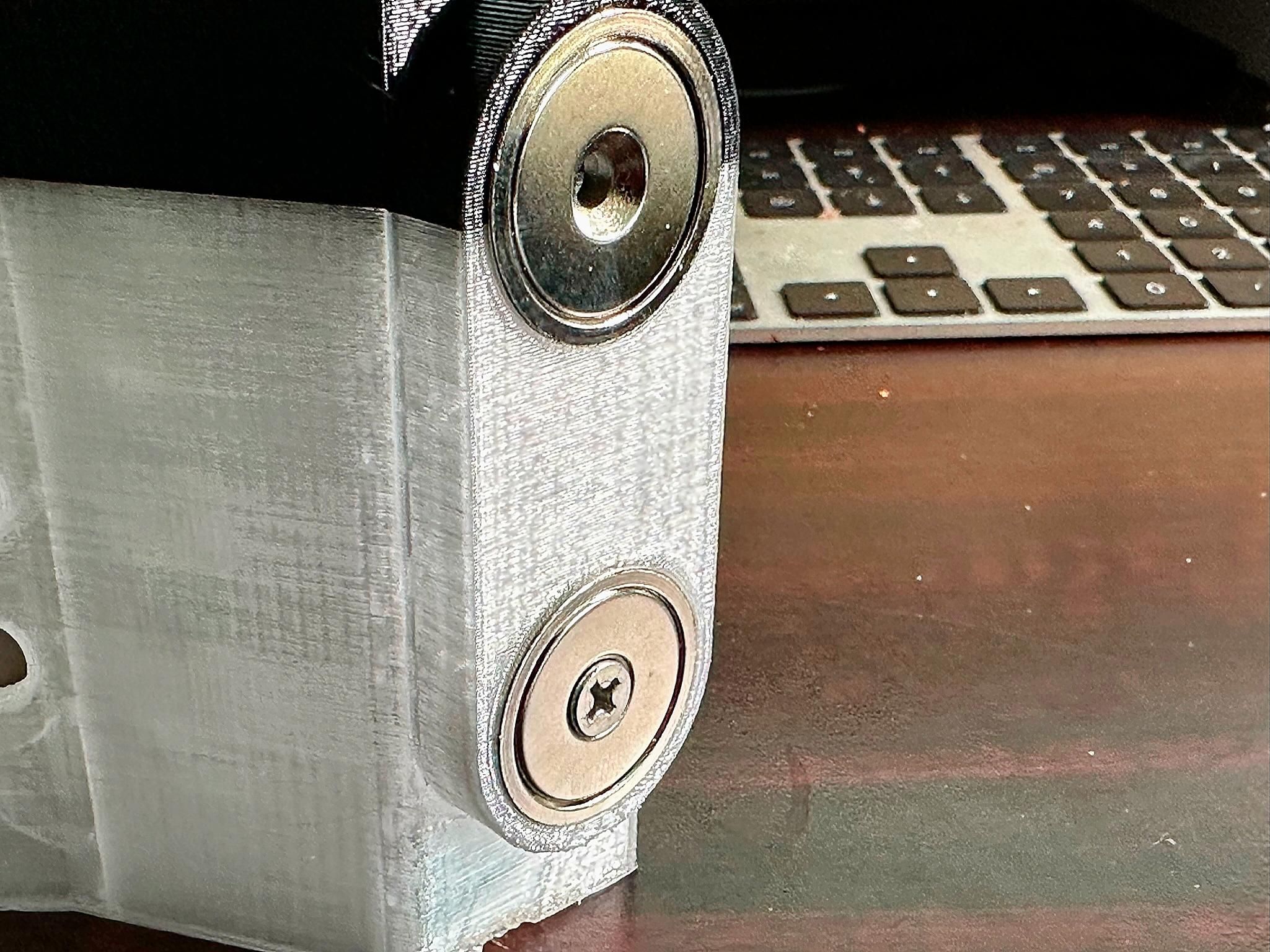 A Simple Magnetic Holder for a CPAP Mask. : 4 Steps (with Pictures ...