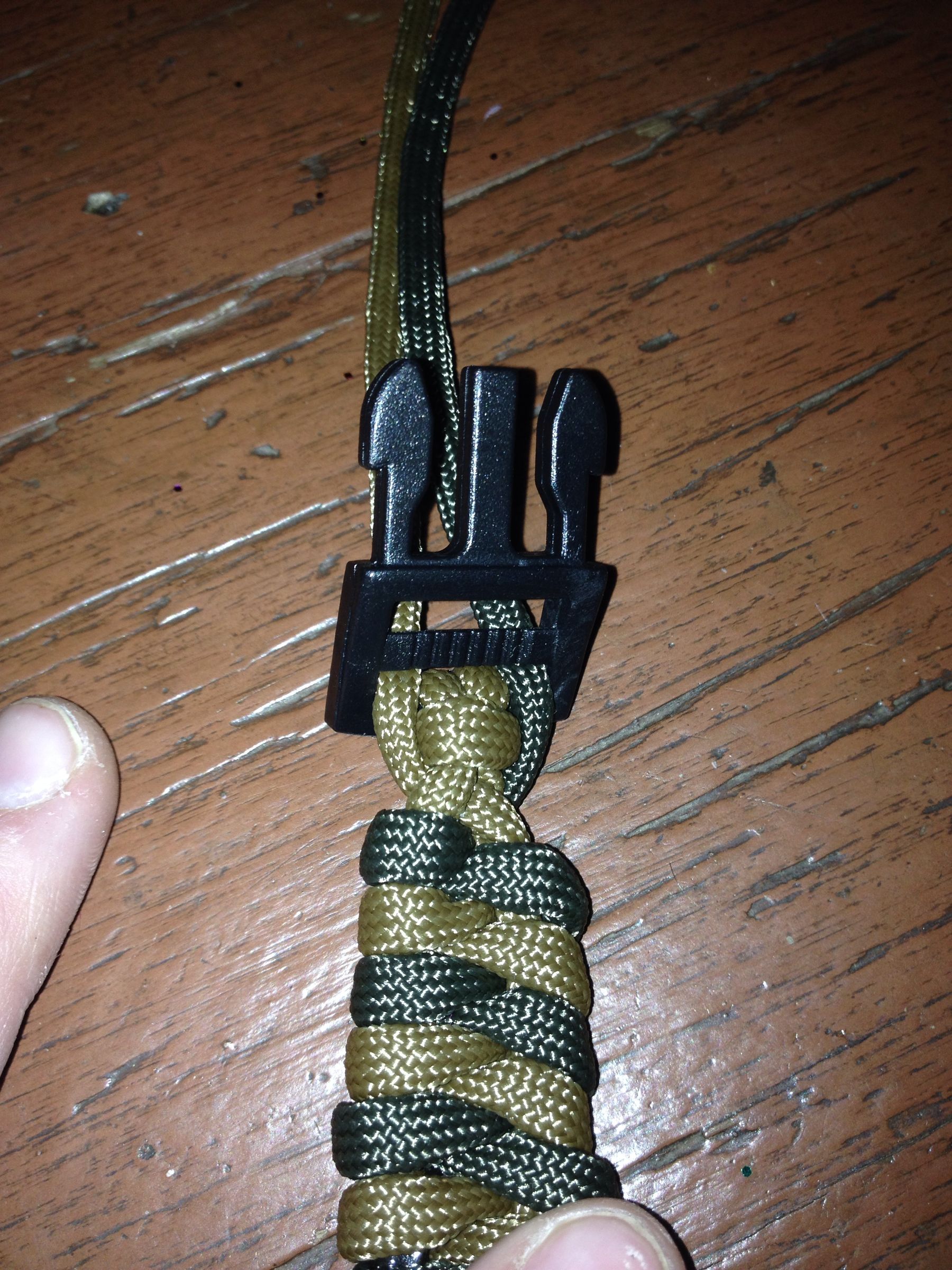 Paracord Fishbone Braclet : 9 Steps - Instructables