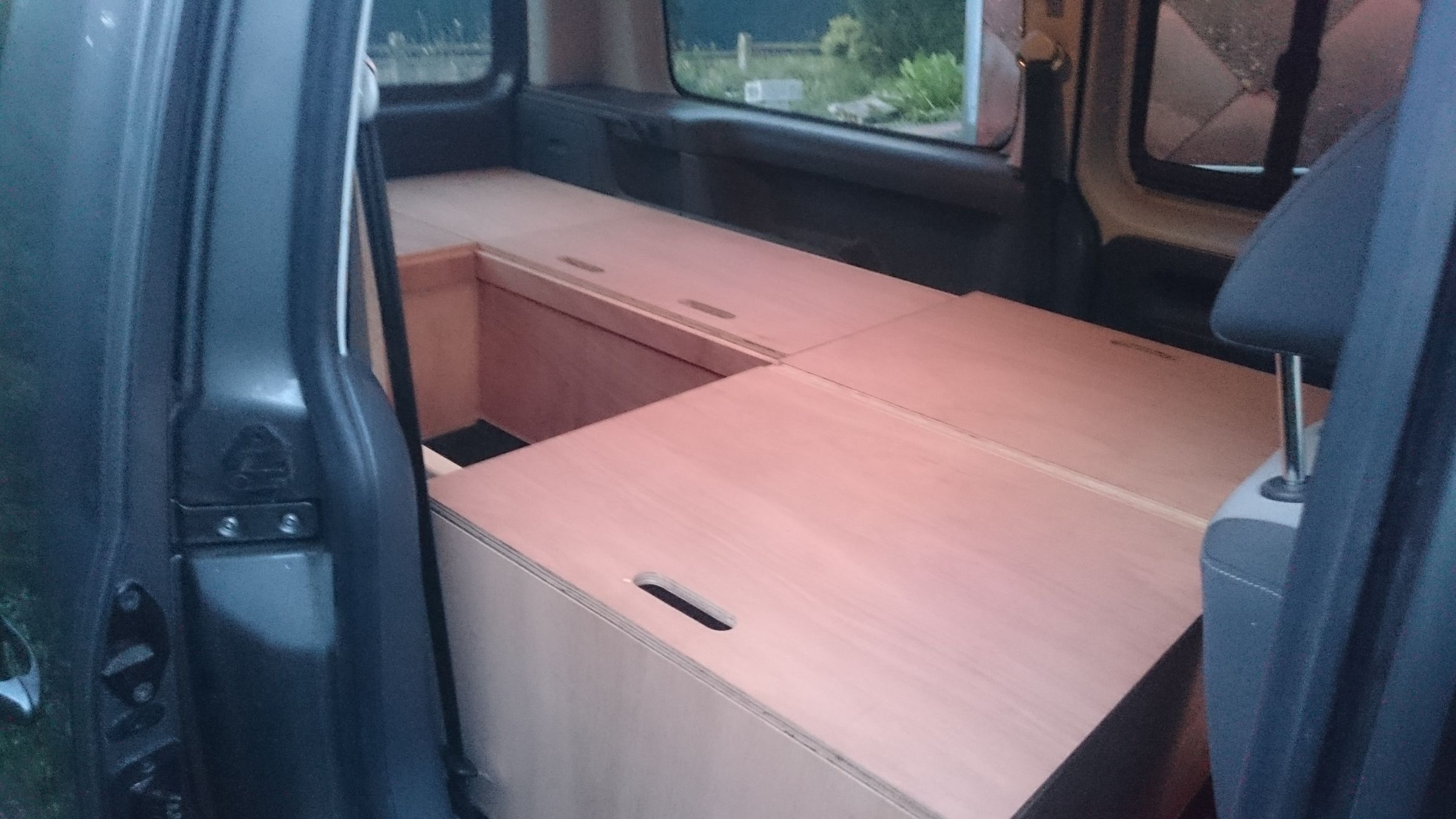DIY VW Caddy Maxi Camper : 8 Steps (with Pictures) - Instructables
