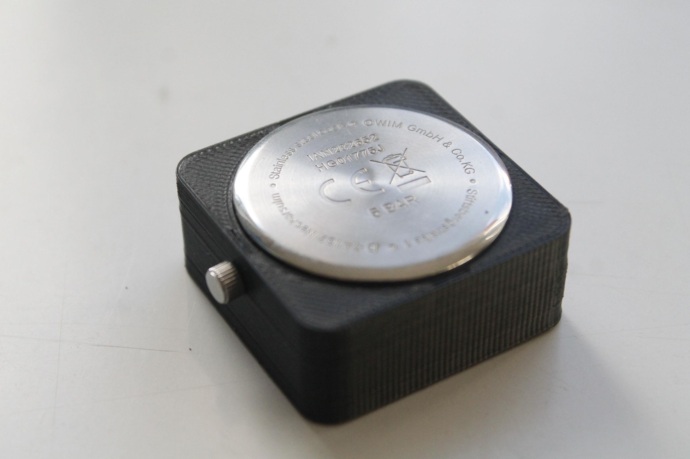 Converting a Wristwatch Into a Desk Clock : 4 Steps (with Pictures ...