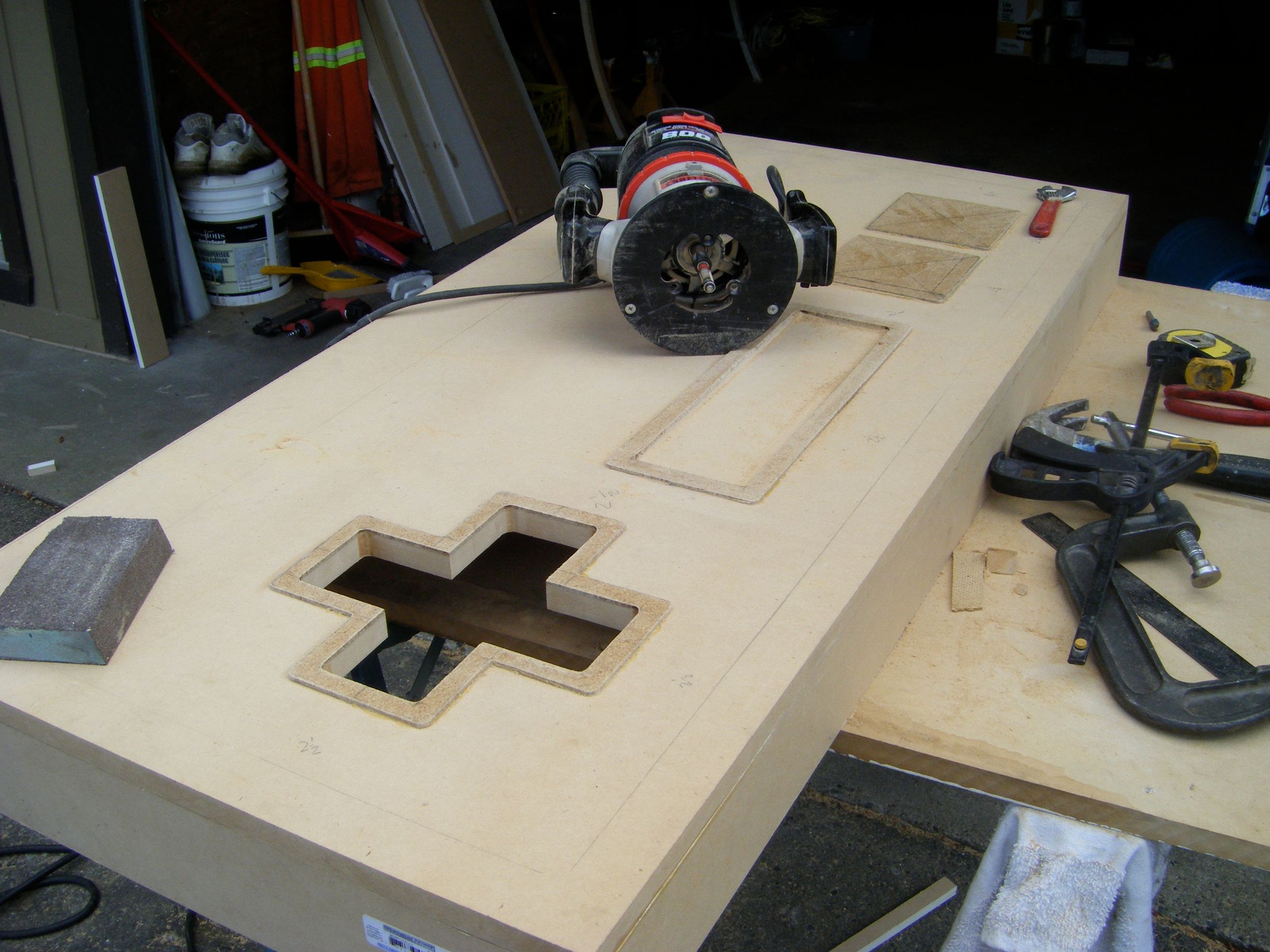 How-To : Giant NES Controller : 9 Steps (with Pictures) - Instructables