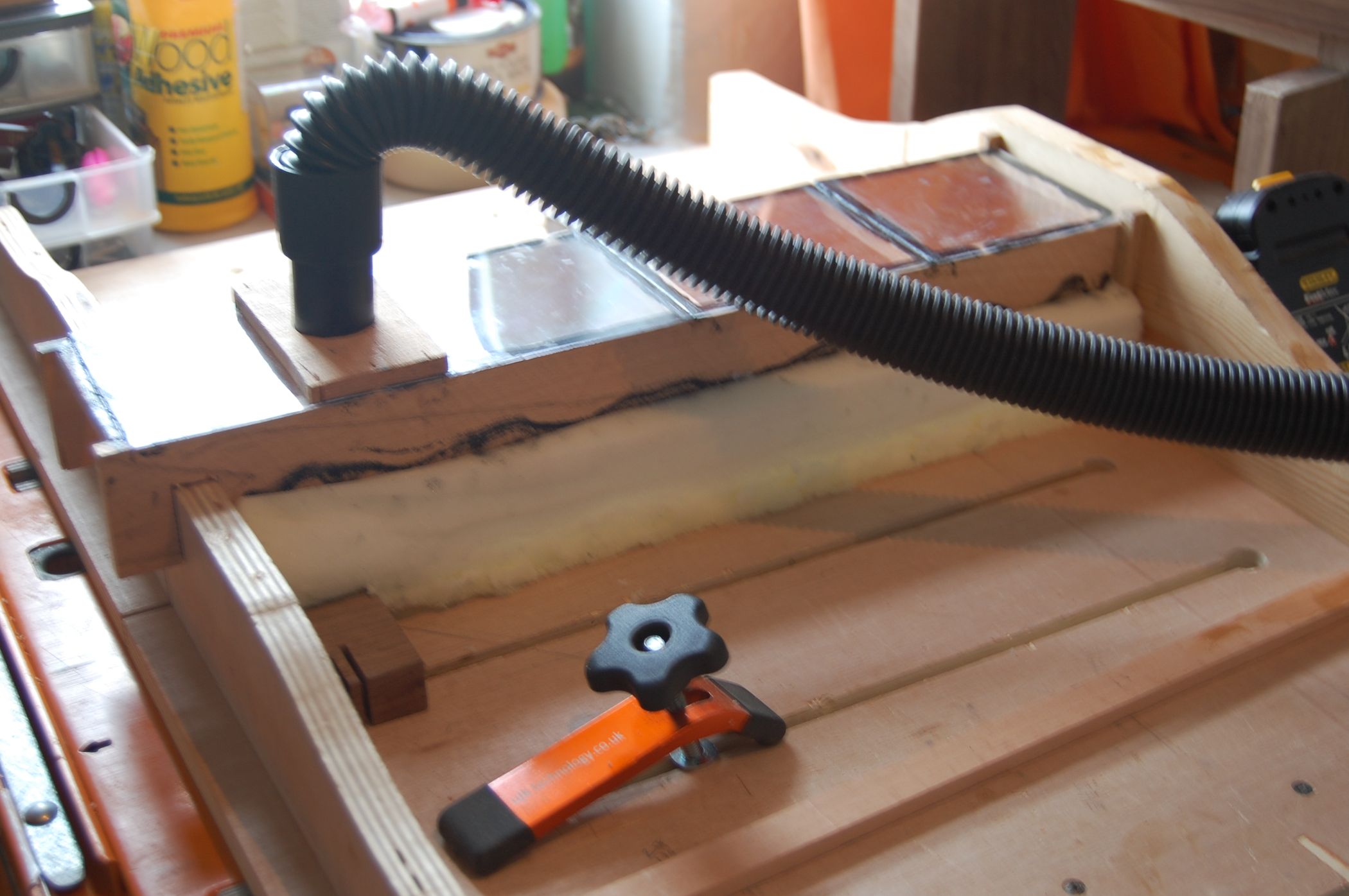Dust Extraction for Cross Cut Sled : 4 Steps - Instructables