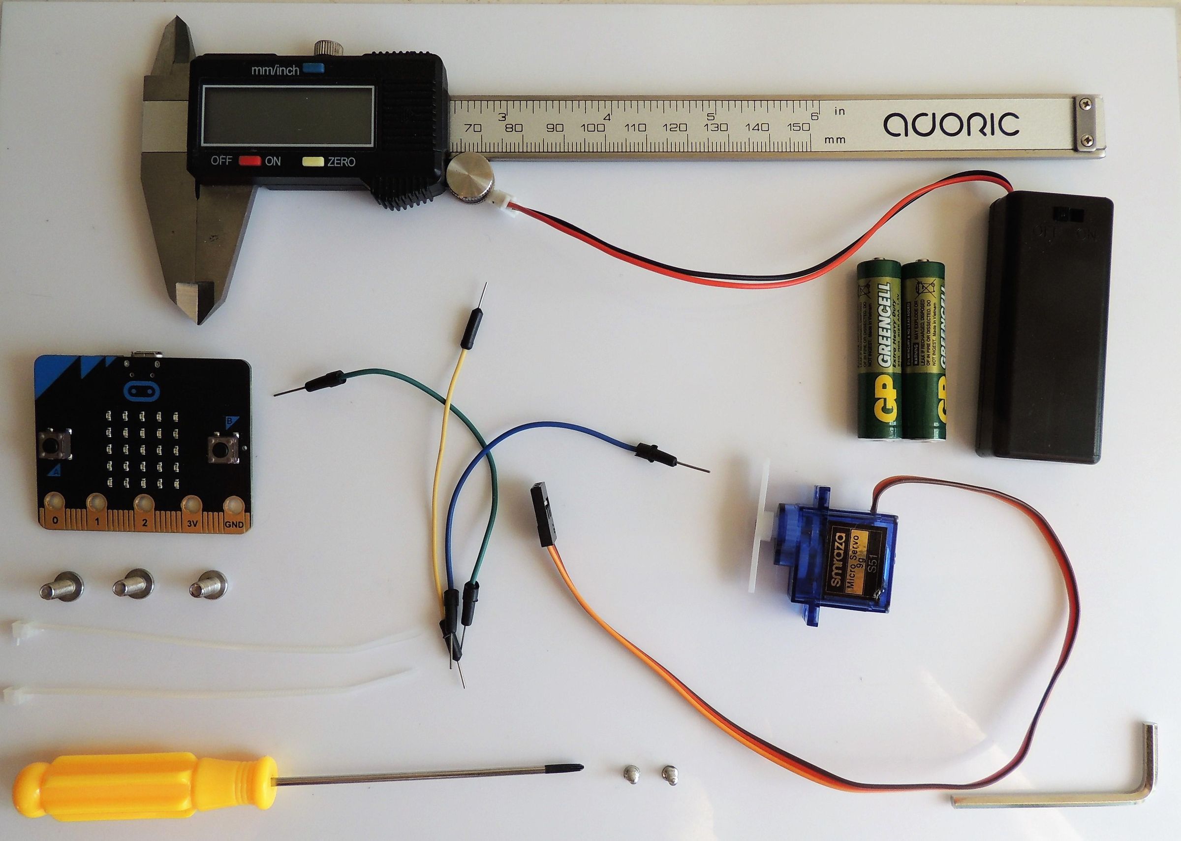 Tinkercad + Micro:bit Robotics for School: "I Love Kartof" Robot! : 17 ...