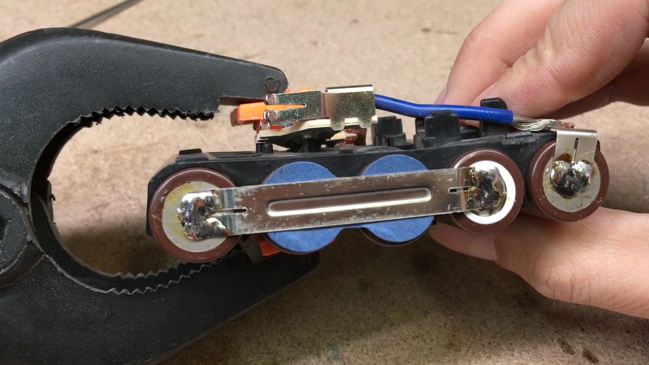 DIY: Increase Battery Capacity by Changing 18650 Cells : 8 Steps (with ...
