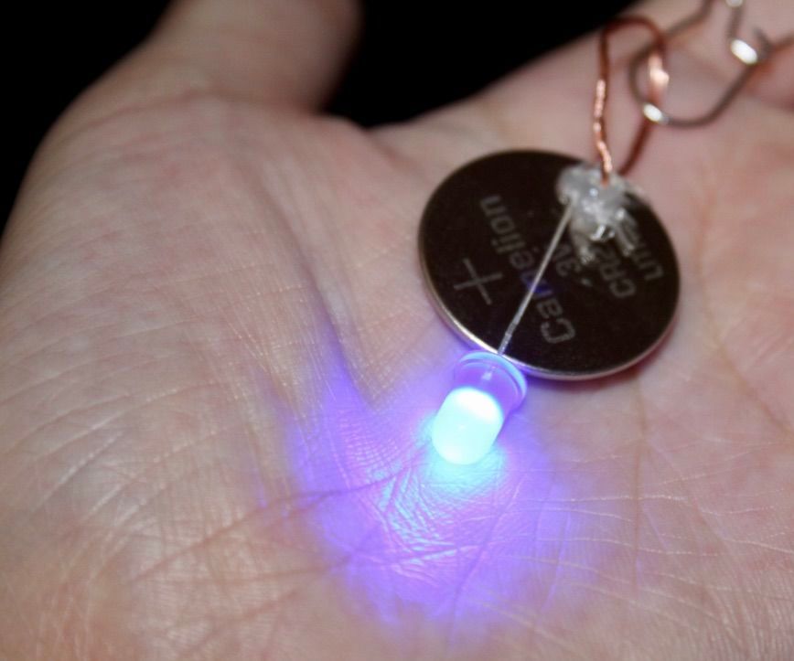 Geeky LED Light Up Earrings : 4 Steps - Instructables