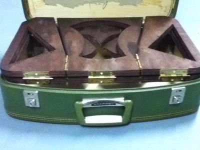 Street Busking Suitcase Table : 7 Steps (with Pictures) - Instructables