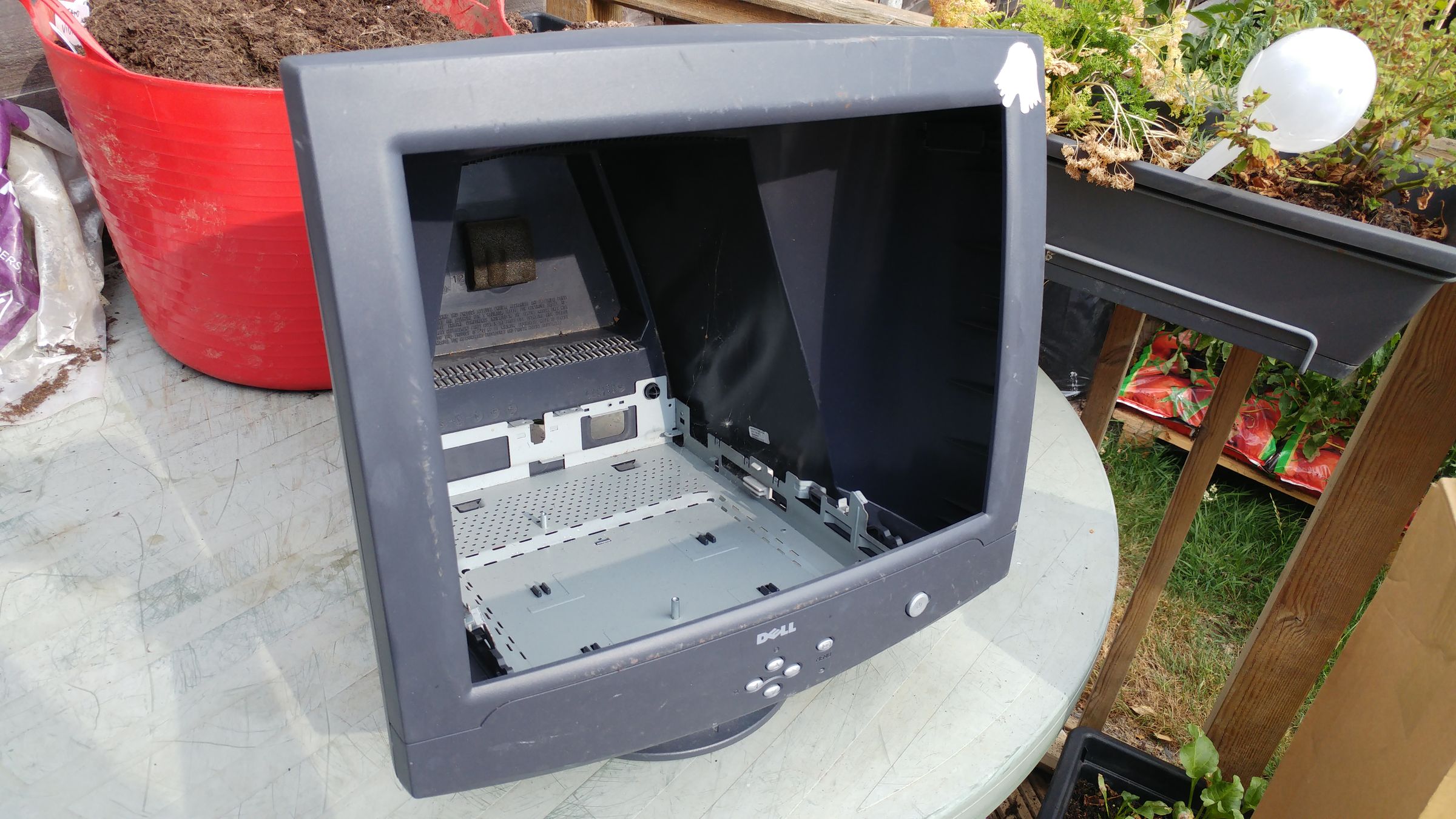 Computer Monitor Garden Planter : 5 Steps (with Pictures) - Instructables