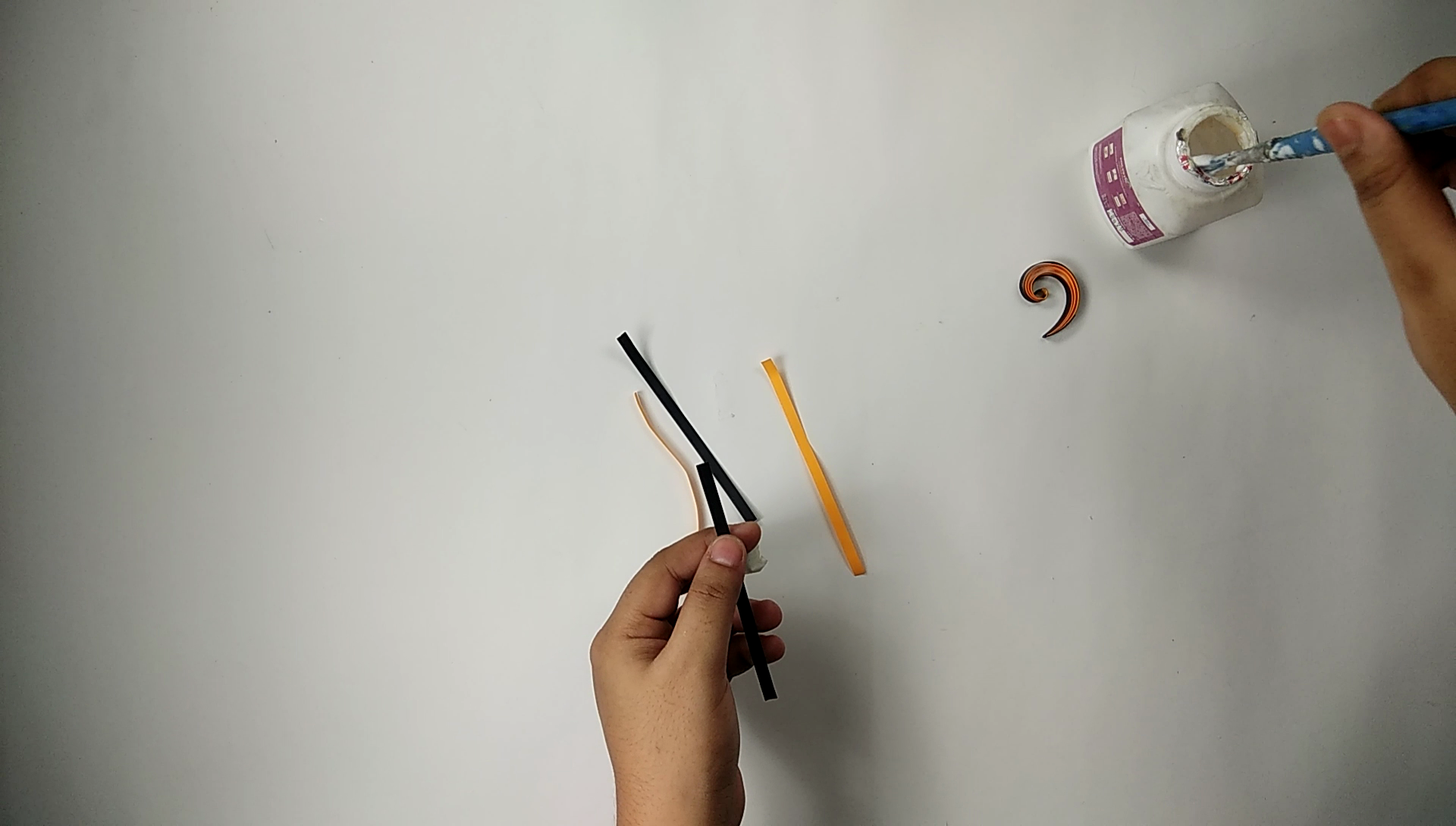 Easy and Beautiful Paper Wall Hanging : 7 Steps (with Pictures ...