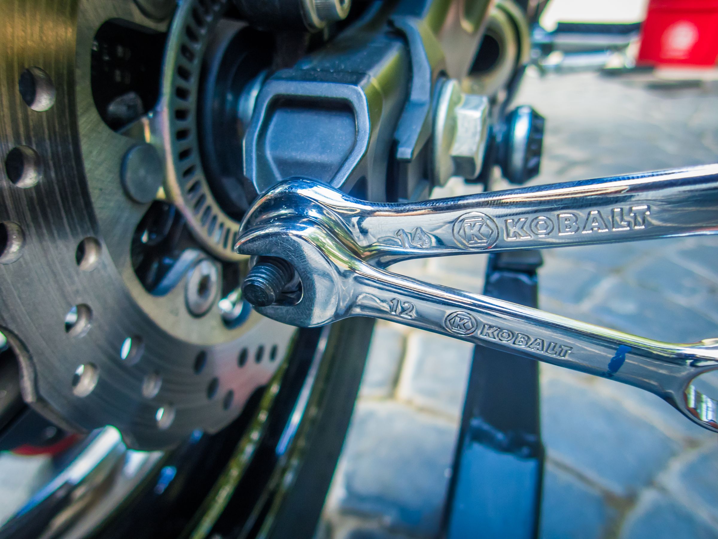 DIY - Motorcycle Chain Tension Adjustment & Rear Wheel Alignment : 13 ...