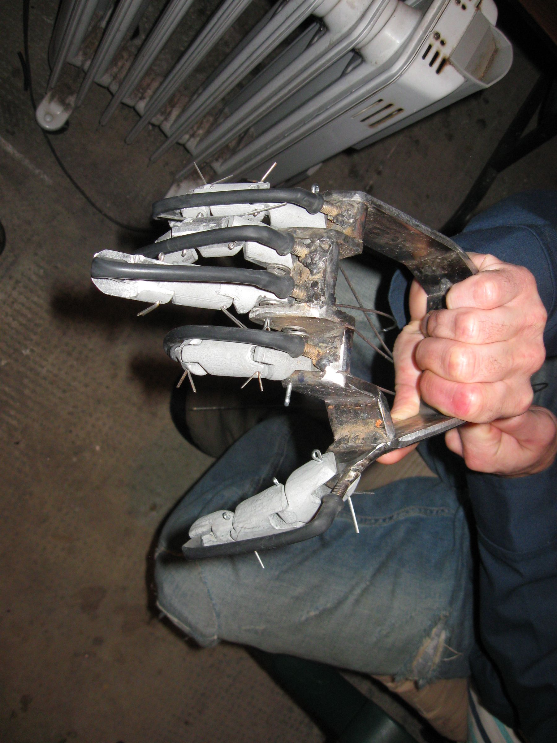Animatronic Hand Statue : 19 Steps (with Pictures) - Instructables