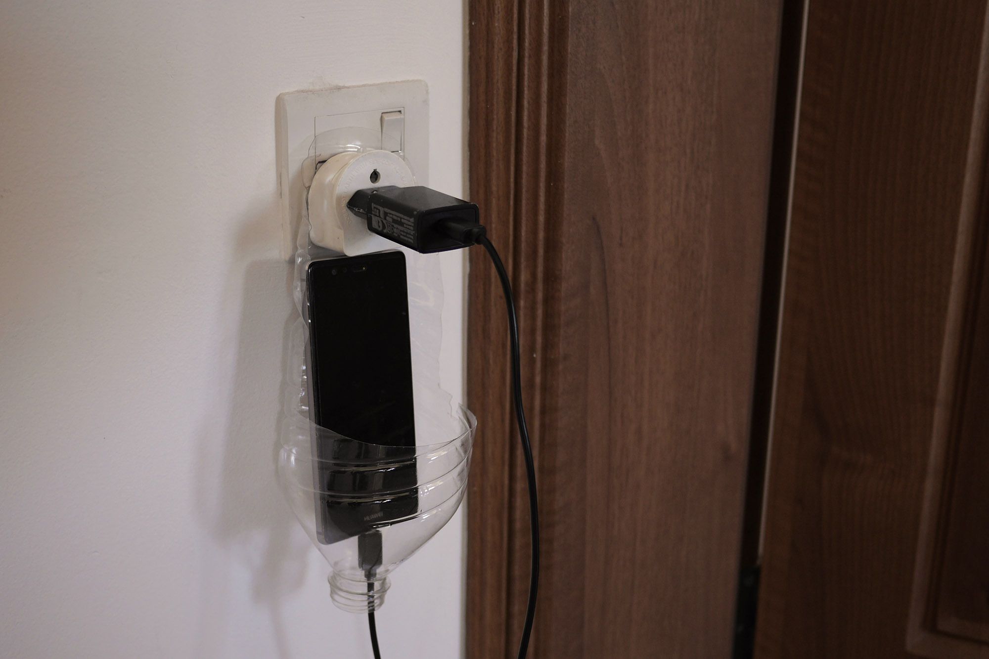 DYI Hanging Phone Case : 8 Steps (with Pictures) - Instructables