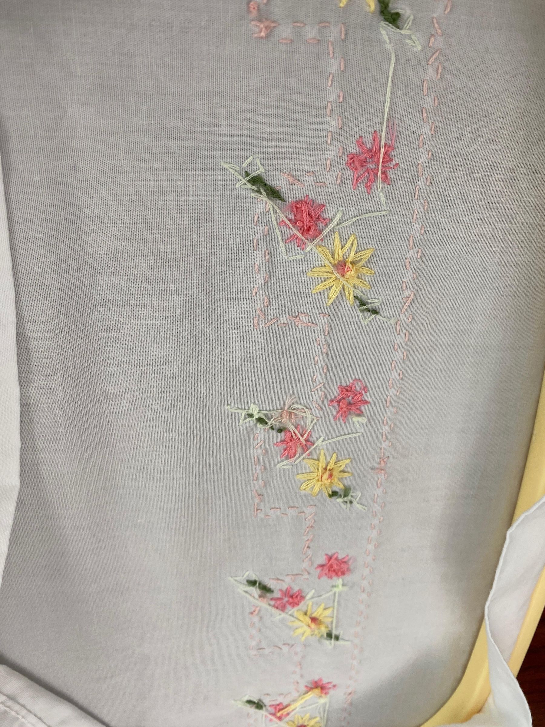 Embroidered Pillowcases : 8 Steps (with Pictures) - Instructables