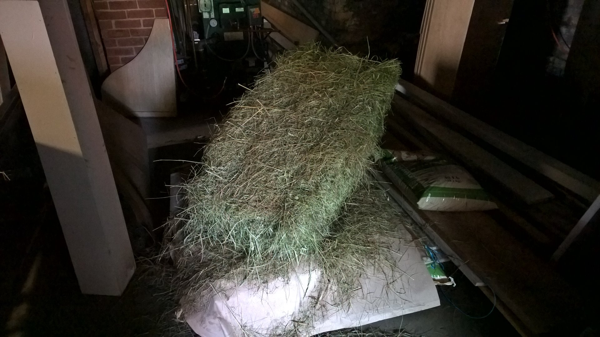 Recycled Pallets and Wood - Two Bale Hay Storage Rack : 8 Steps ...