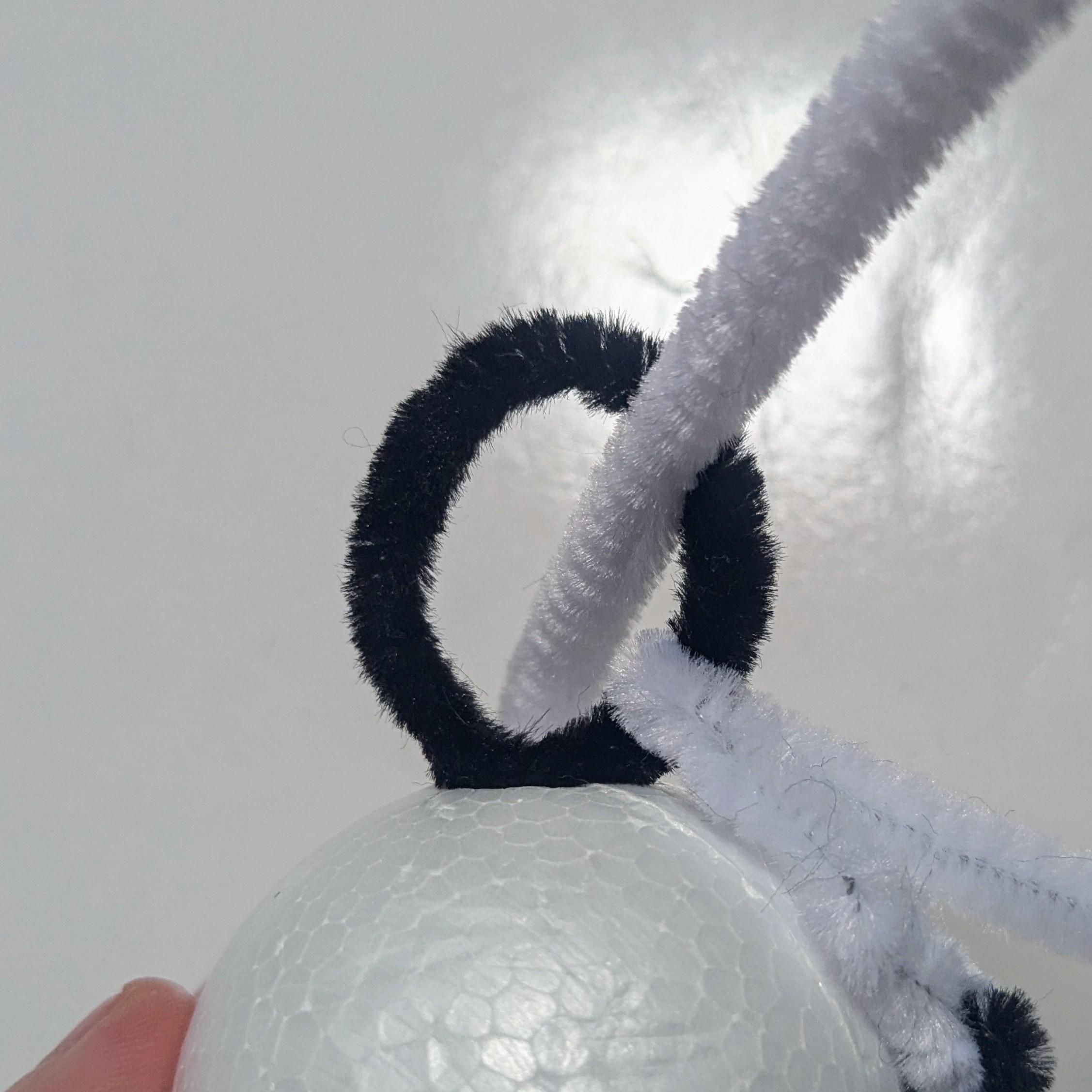 DIY Spooky Pipe-cleaner Spiders : 21 Steps (with Pictures) - Instructables