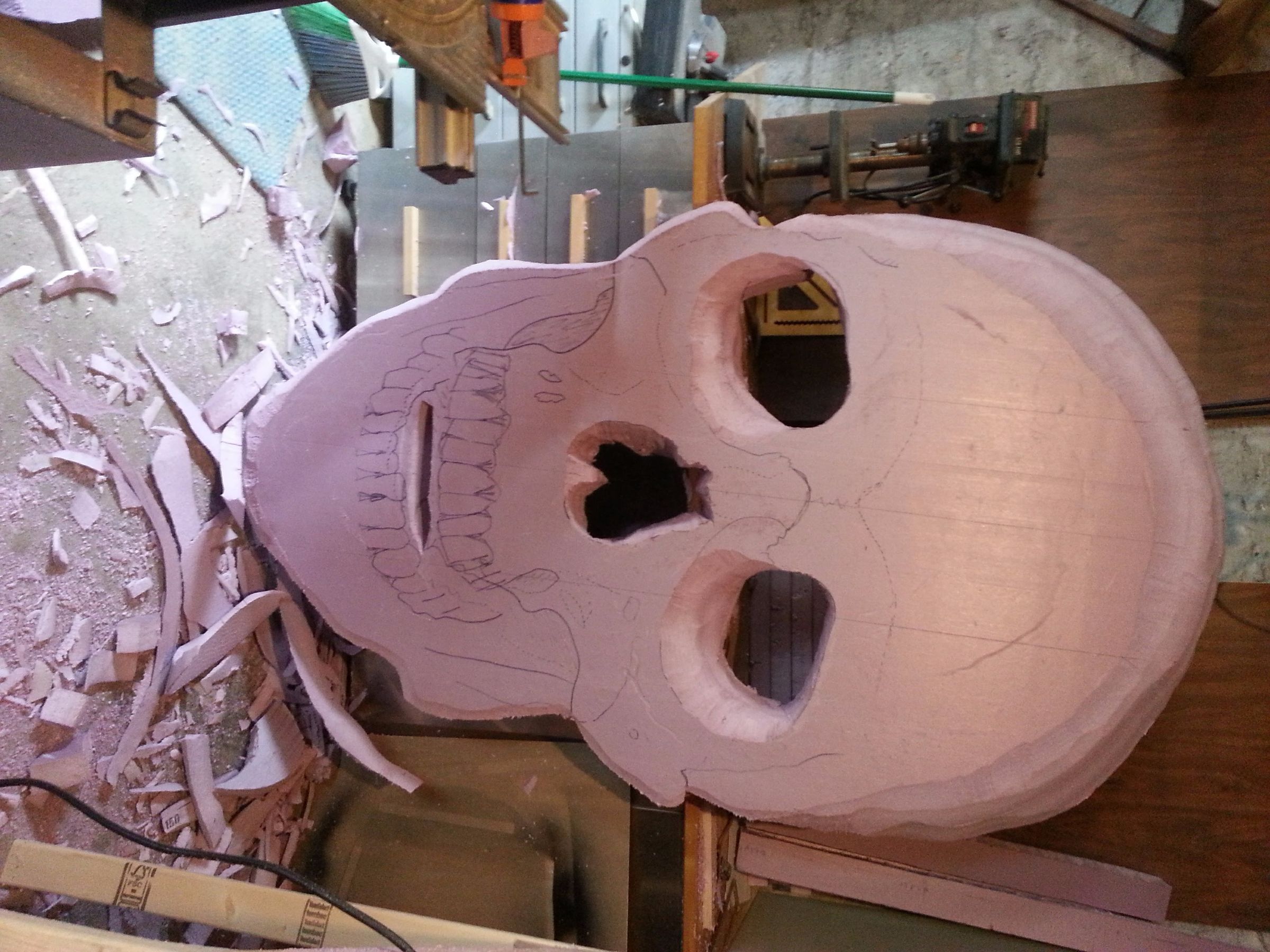 Giant Skeleton Halloween Decoration : 10 Steps (with Pictures ...