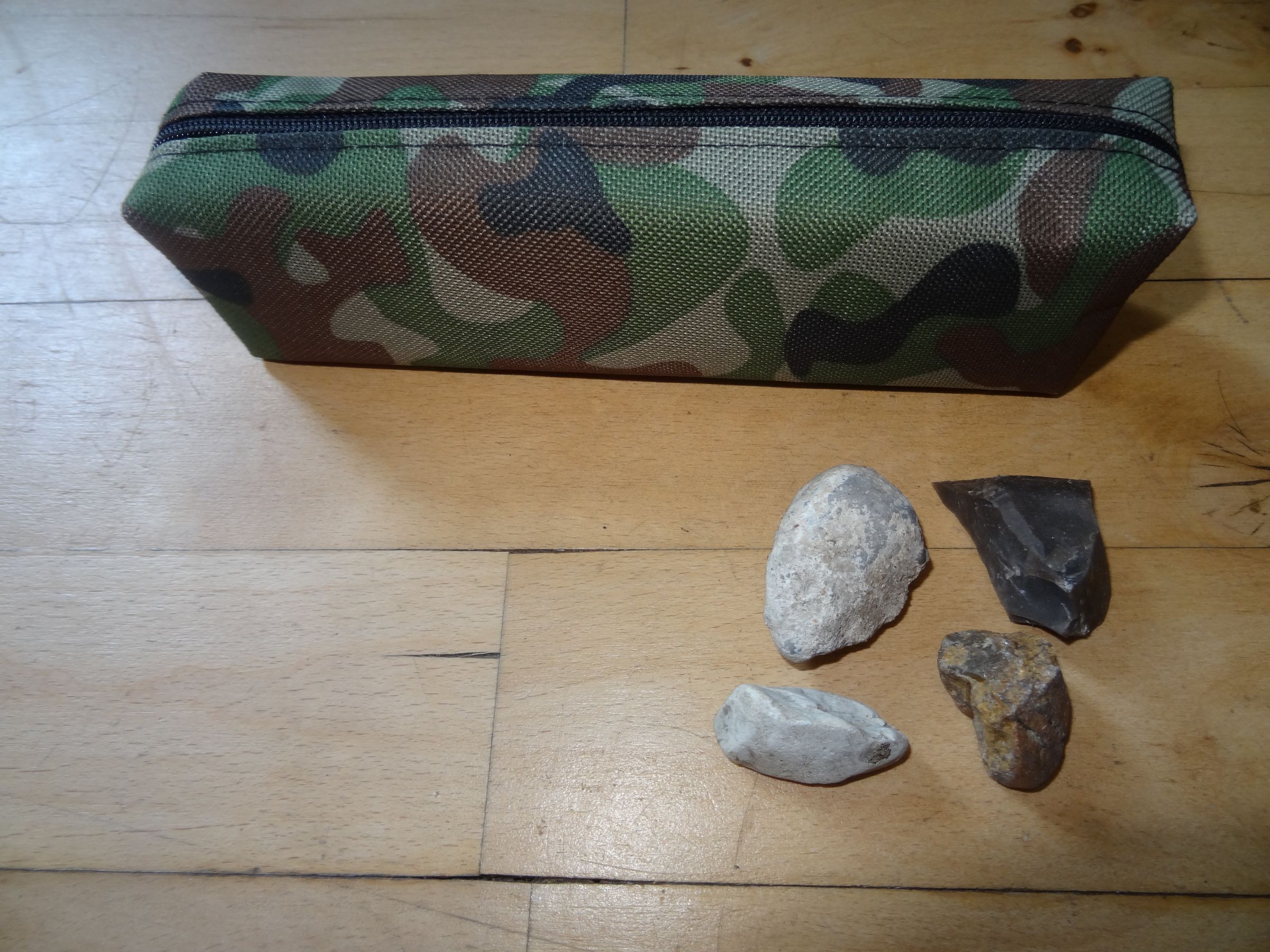 Pouch for Collecting Small Stones : 7 Steps (with Pictures) - Instructables