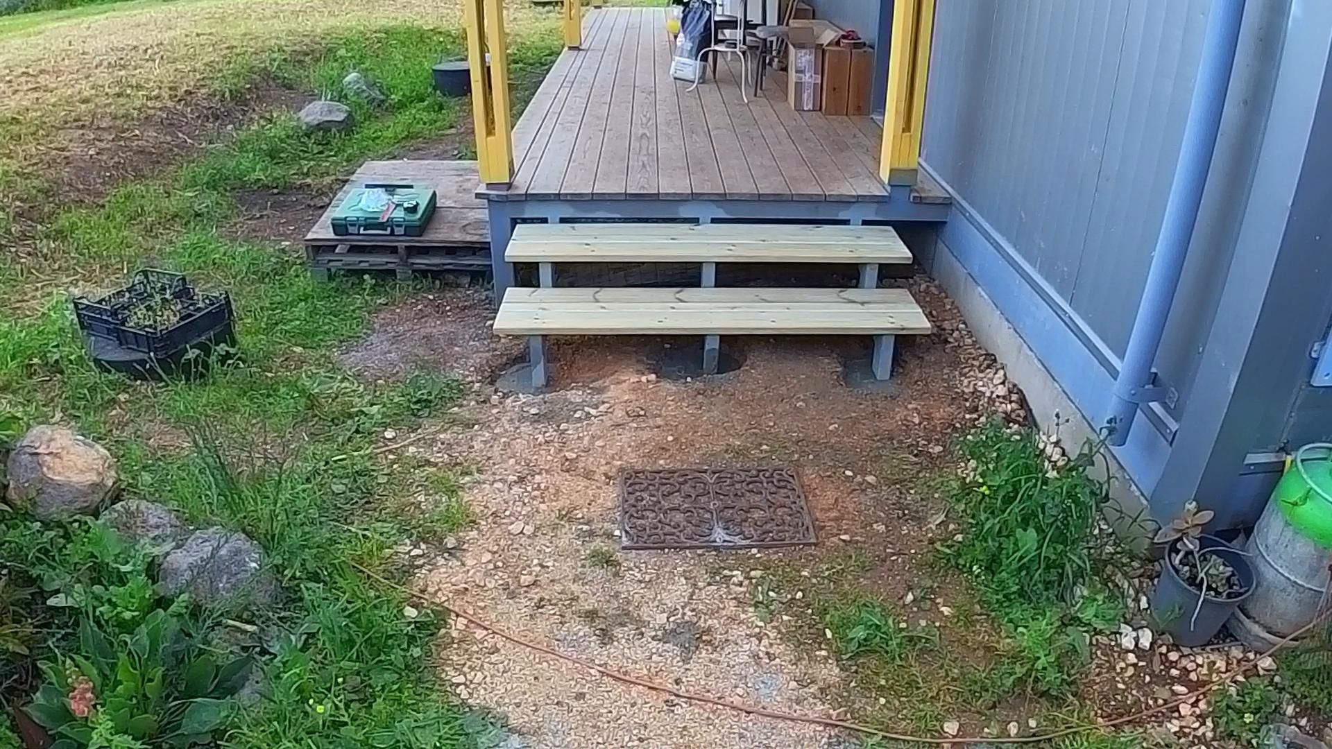 How to Build Stairs | Metal & Wood : 8 Steps (with Pictures ...