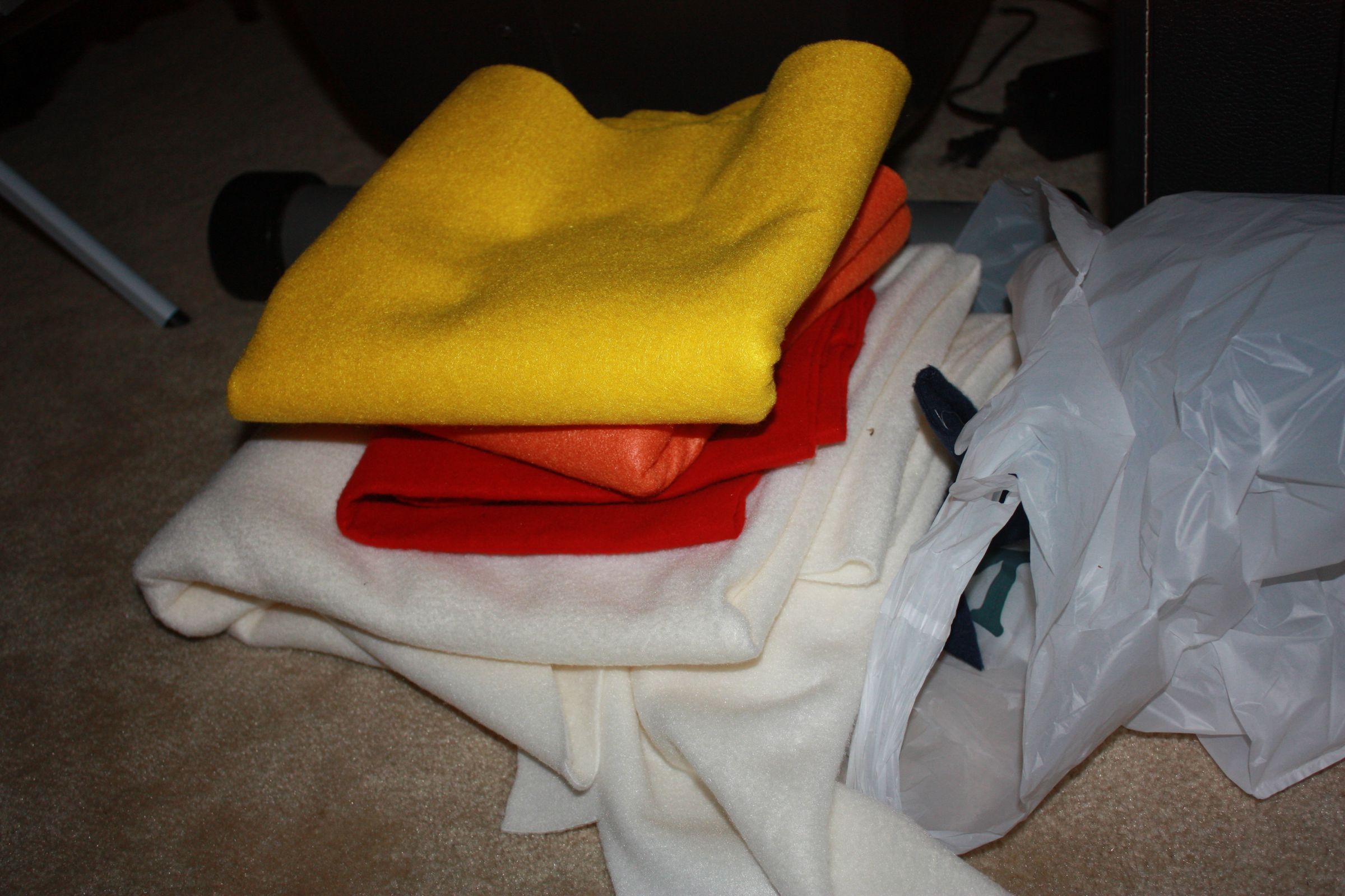 "Snuggie" Character Costume : 19 Steps (with Pictures) - Instructables