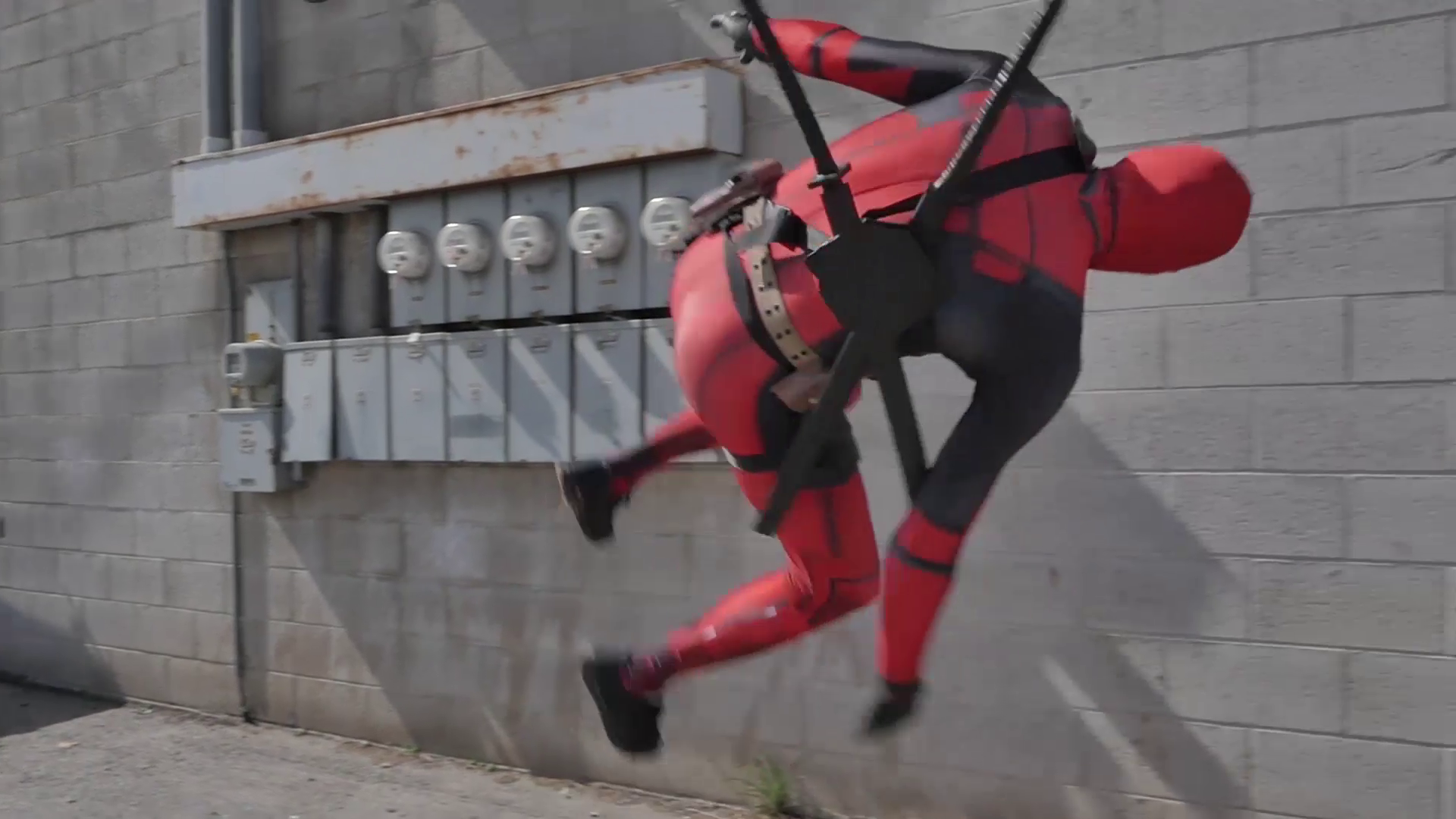 How to Make Deadpool Costume - Deadpool's Swords and Back Sheath : 7 ...