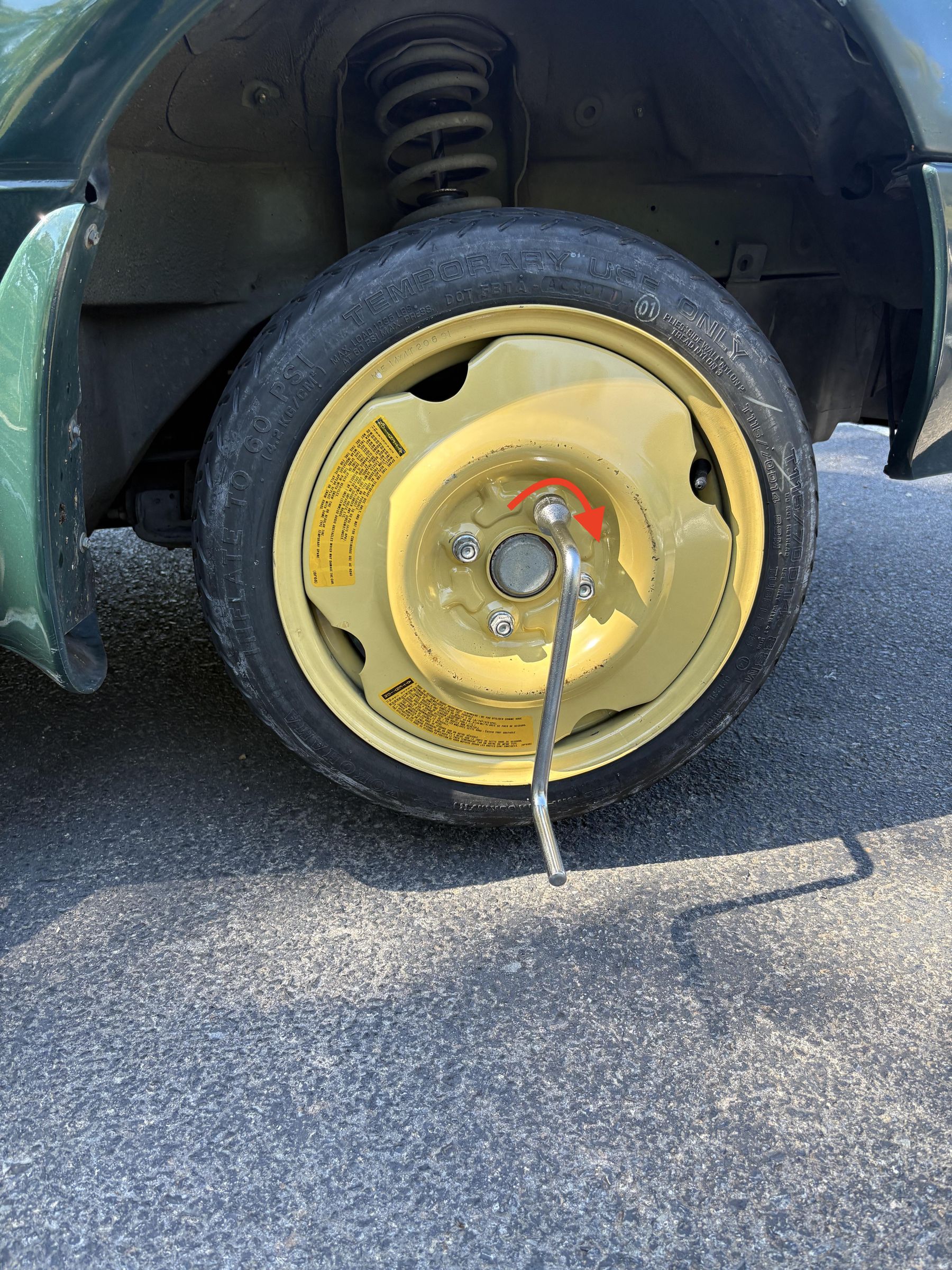 How to Change a Tire : 7 Steps (with Pictures) - Instructables