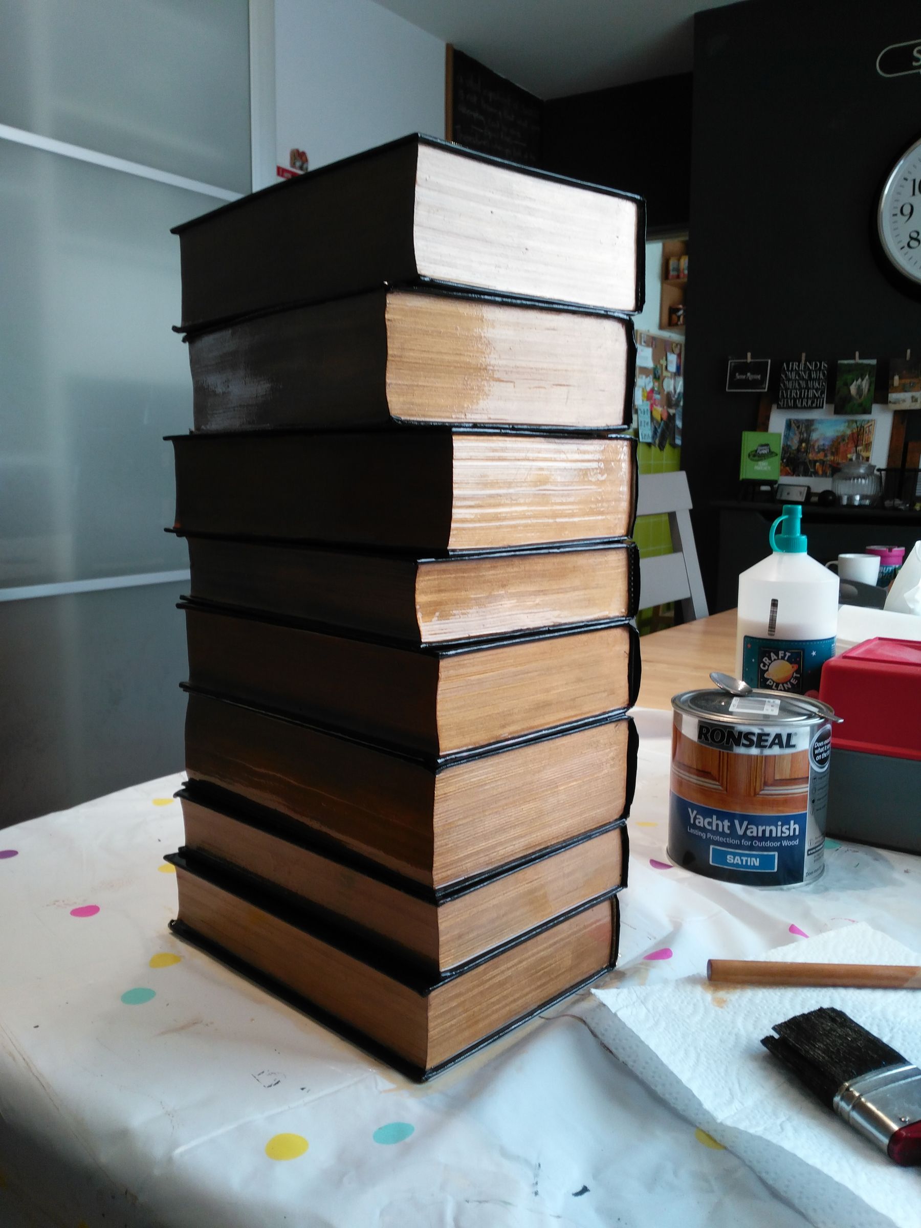 Book Passion* Table : 5 Steps (with Pictures) - Instructables