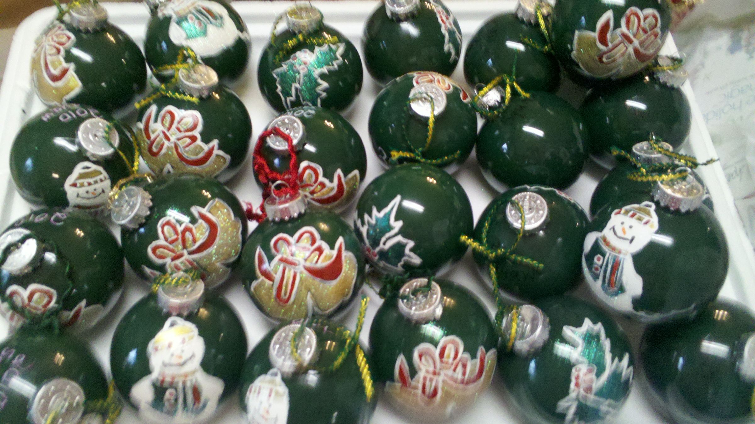 Homemade Glass Ball Ornaments : 7 Steps - Instructables