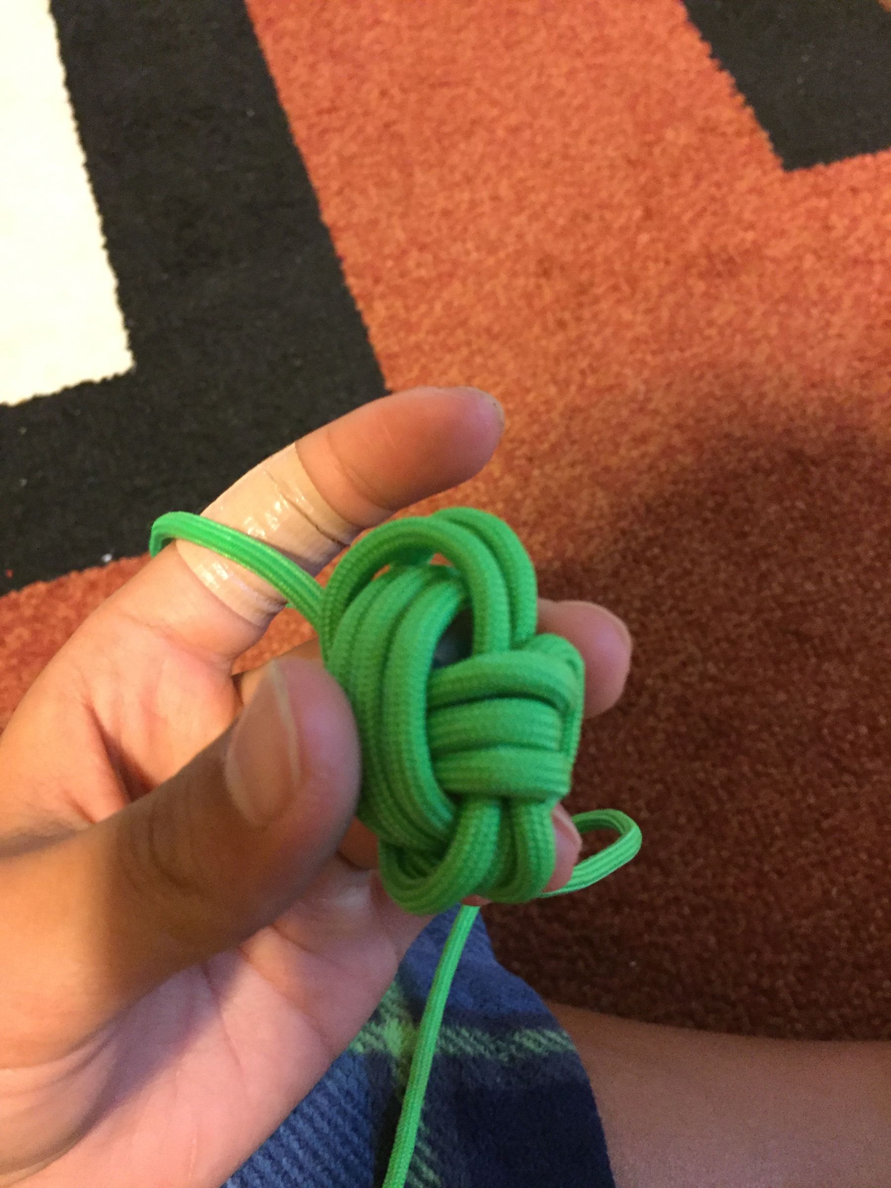 How To: Monkey Fist Necklace : 10 Steps - Instructables