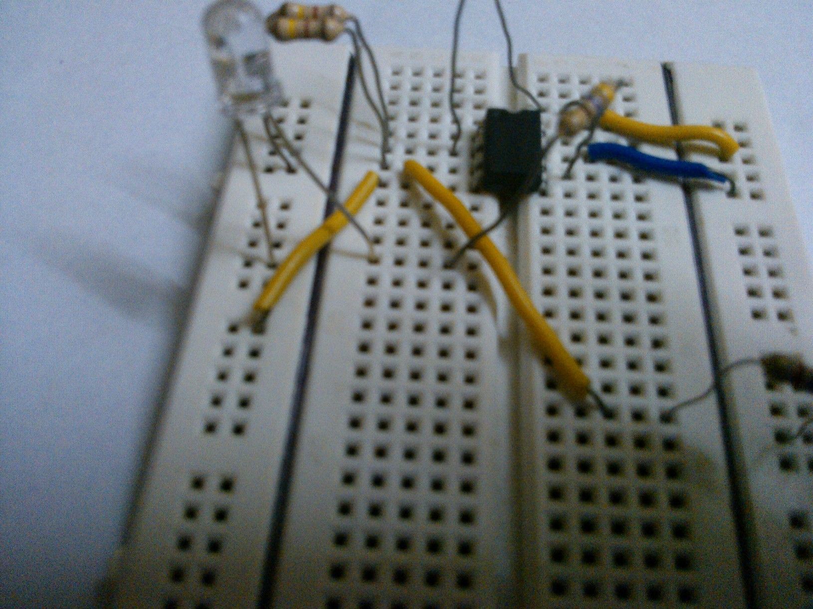 DARK/LIGHT SENSOR BASED ON the LM741 Opamp : 4 Steps - Instructables