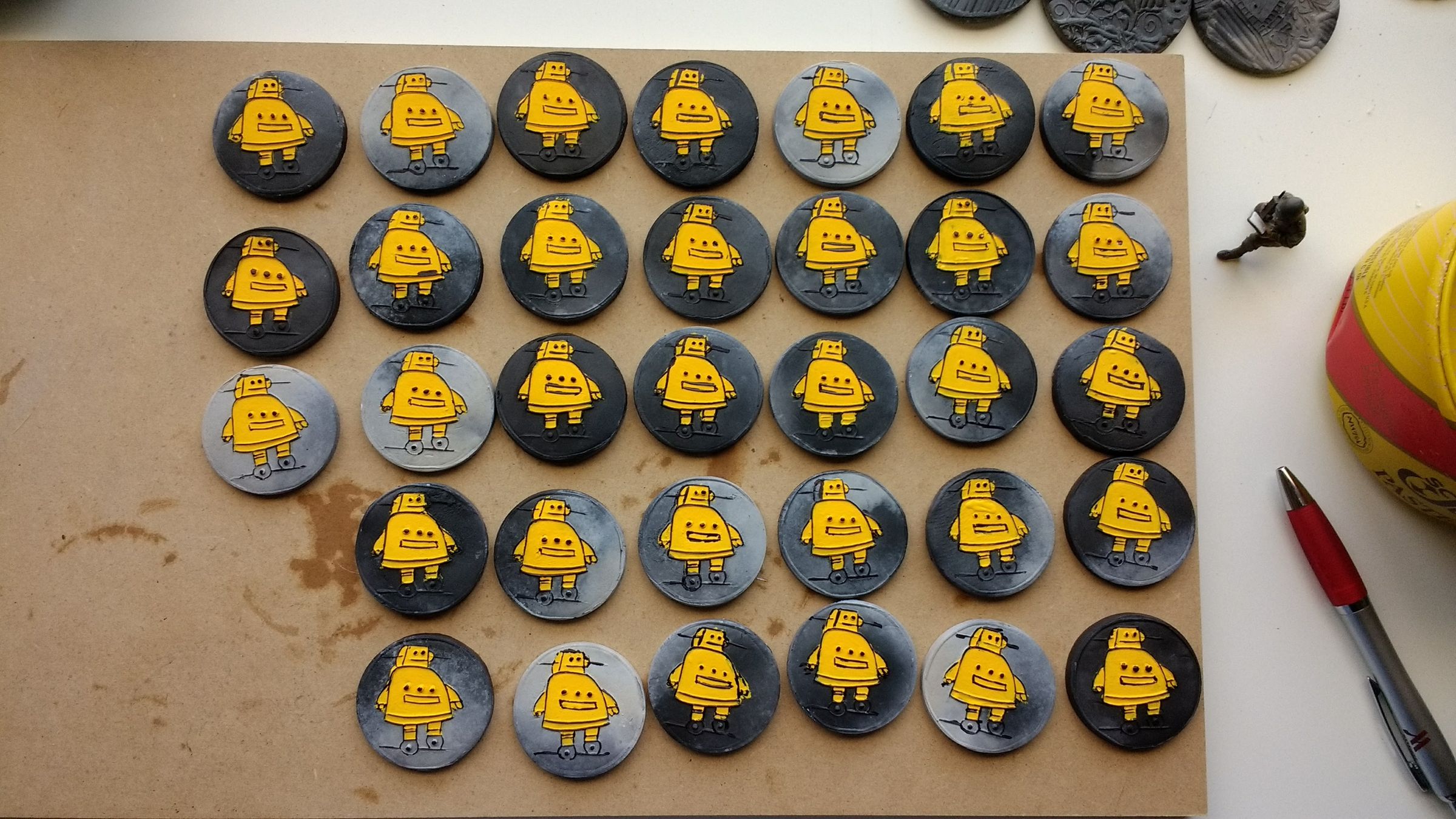 Make Your Own Challenge Coin or Geocaching Token : 13 Steps (with ...