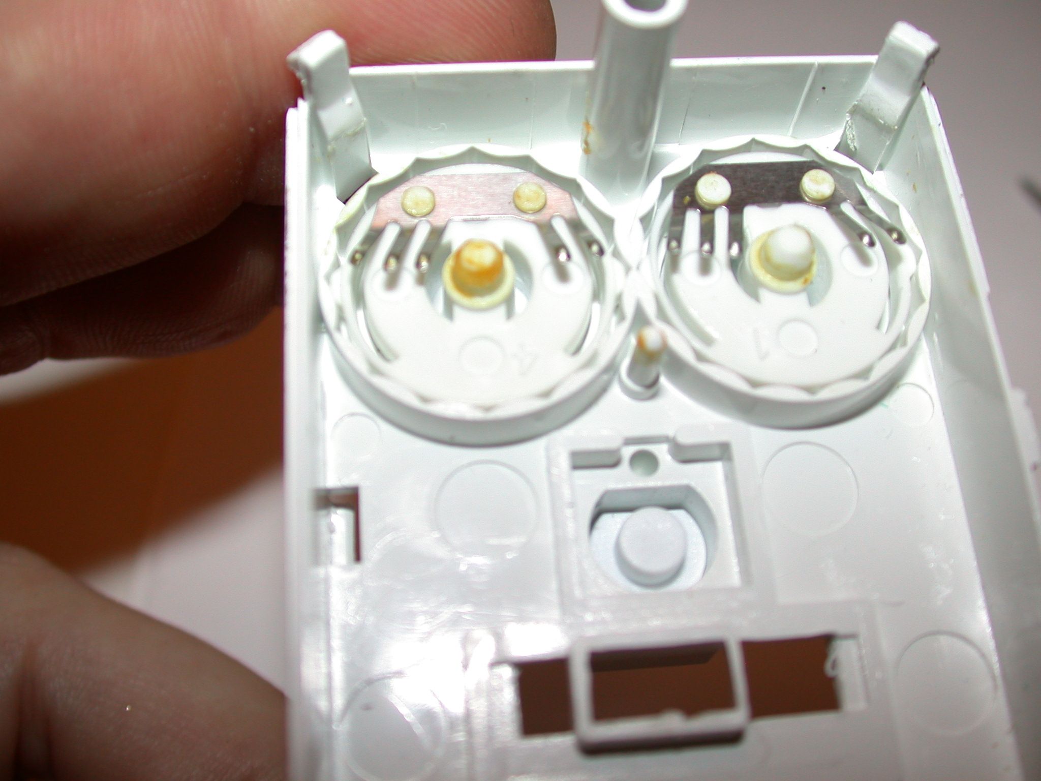 Reassemble X10 Wall Switch : 8 Steps - Instructables