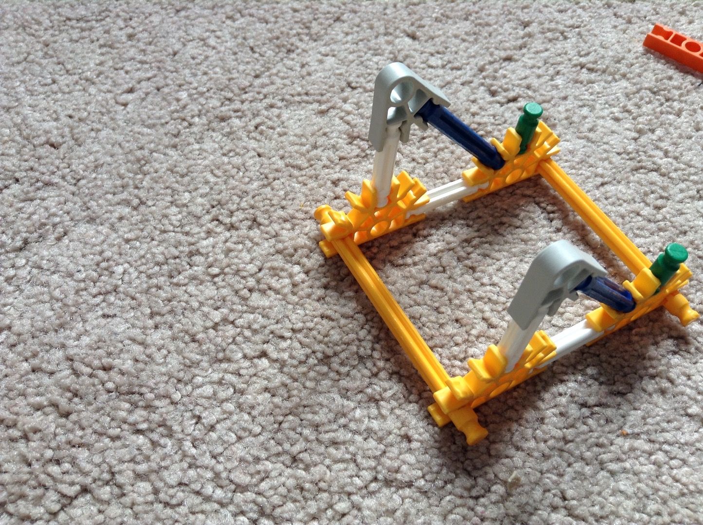K'NEX IPhone/IPad/IPod Stand V.2 : 3 Steps - Instructables