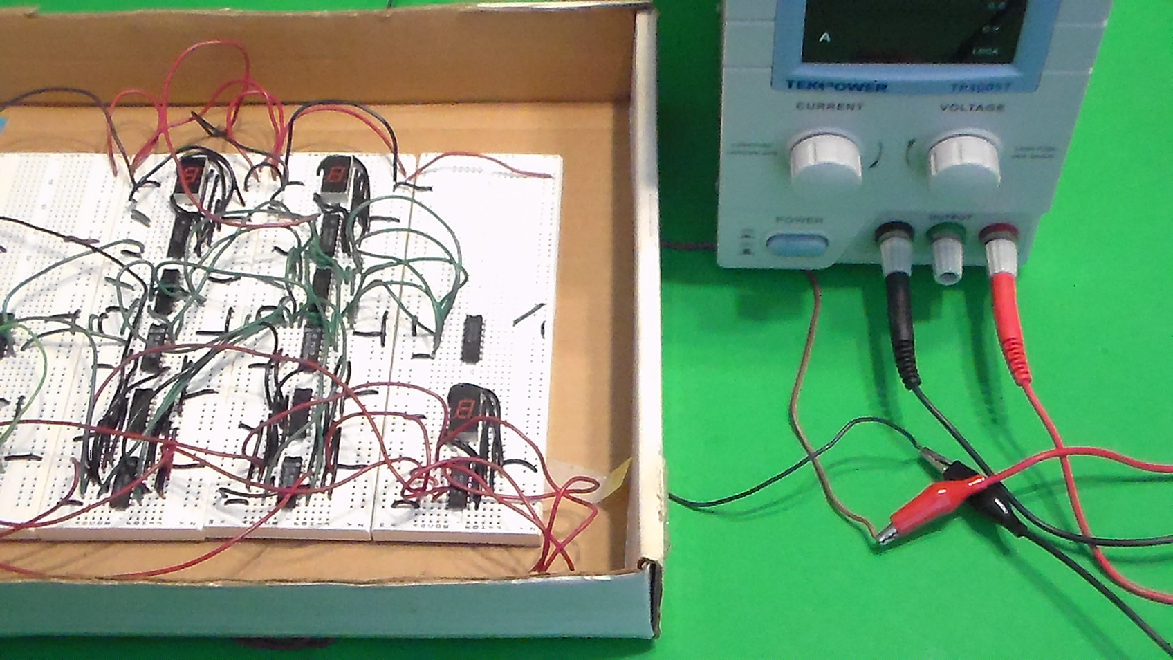 4-Bit Adding Circuit With Digital Results Display : 9 Steps - Instructables