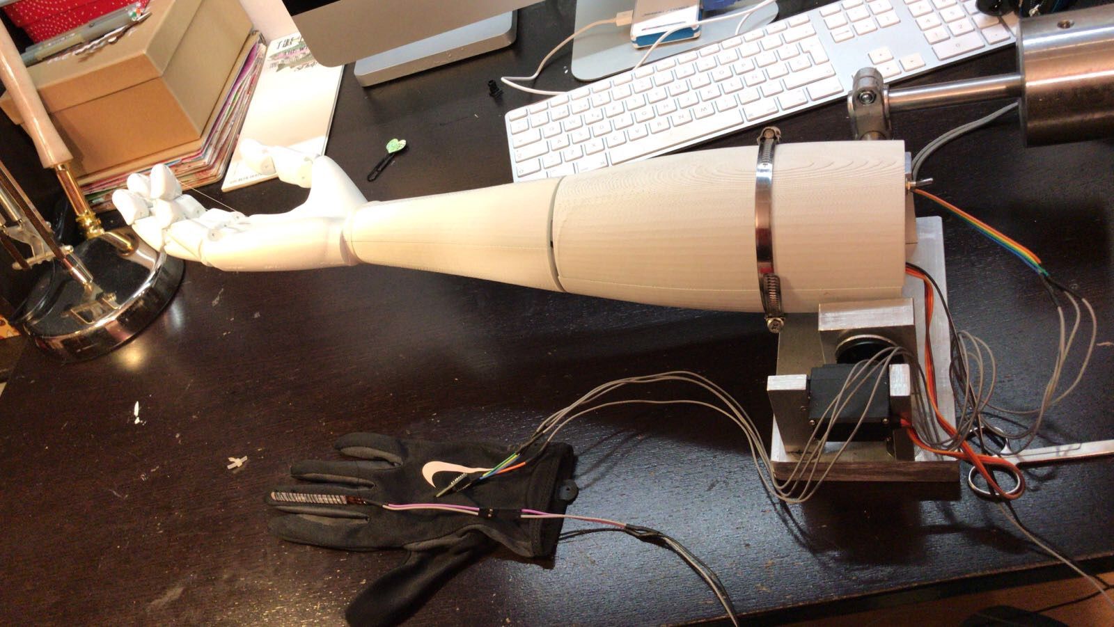 Prosthetic Arm - Marc Vilanova & Marc Mendez : 13 Steps - Instructables