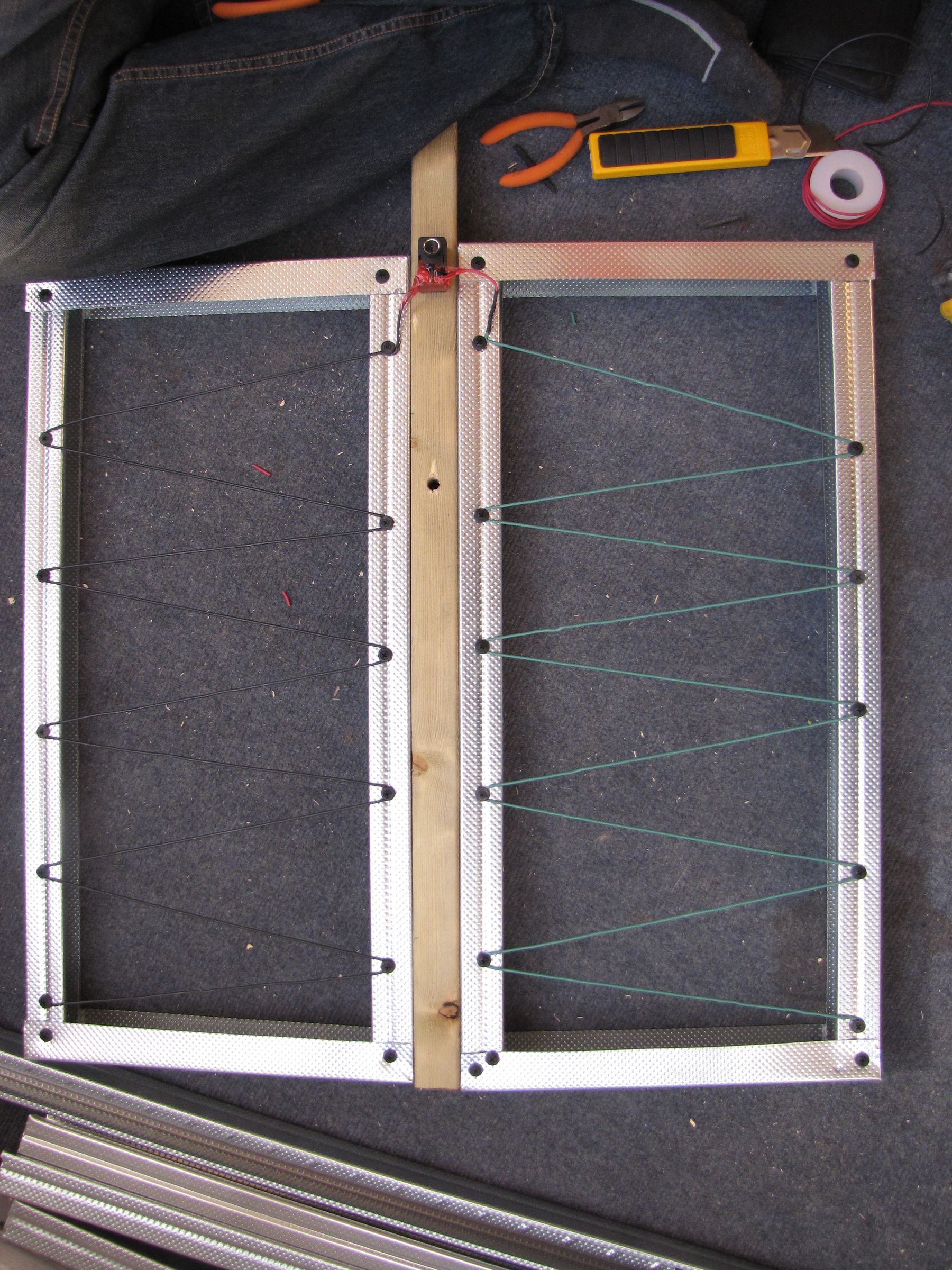 OTA HDTV Antenna From Construction Waste : 7 Steps - Instructables