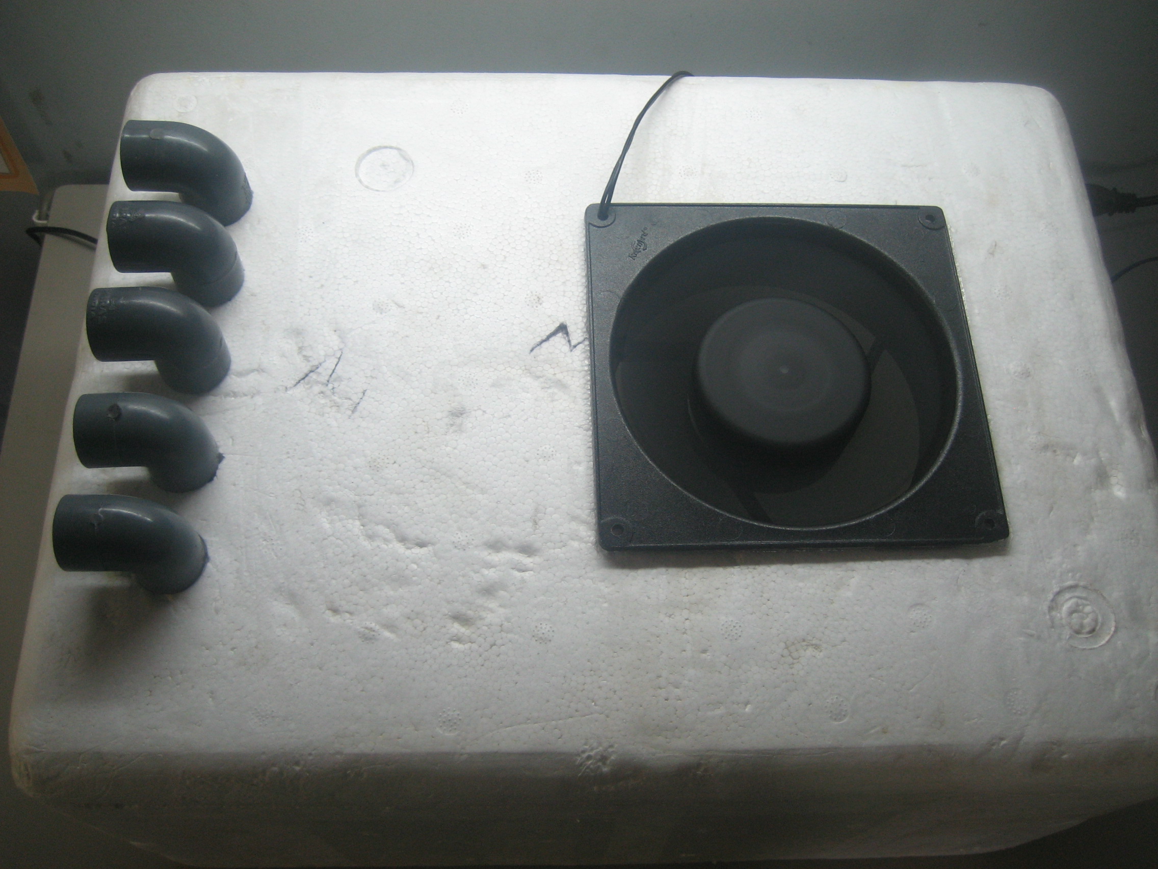 Simple Cheap Ice Box Air Conditioner : 5 Steps - Instructables