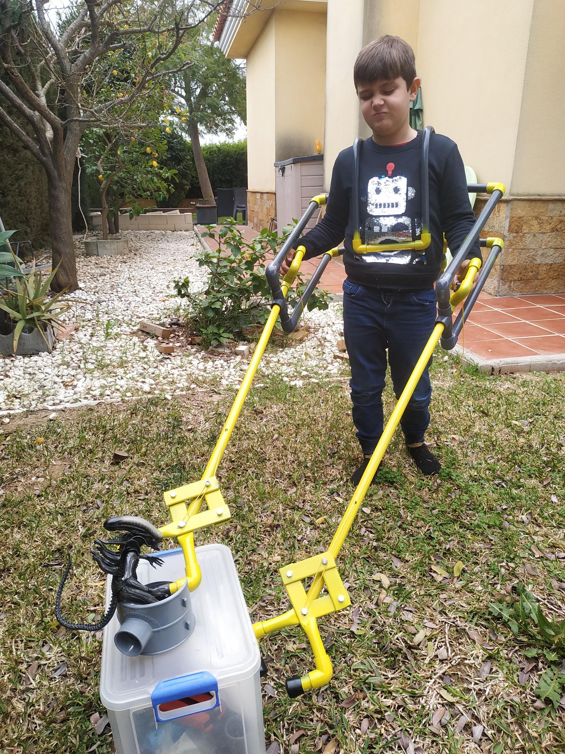 Dr. Sixtopus: a PVC Exoskeleton for Kids : 6 Steps (with Pictures ...