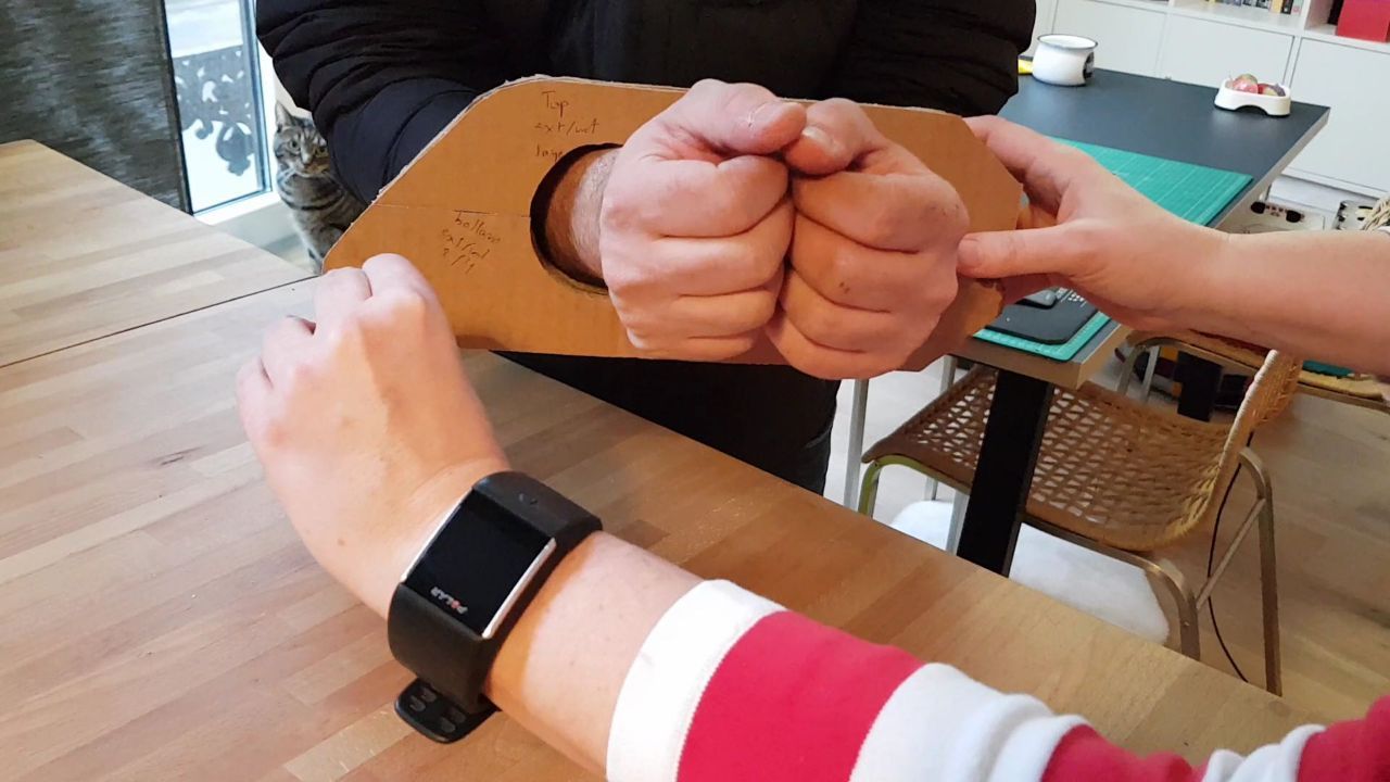 DIY Working Cardboard Handcuffs : 6 Steps (with Pictures) - Instructables