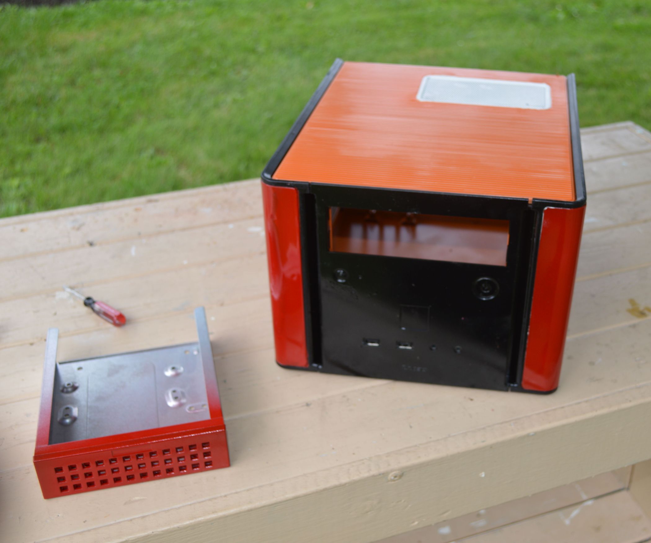 Give Your PC Tower a New Look! : 7 Steps - Instructables