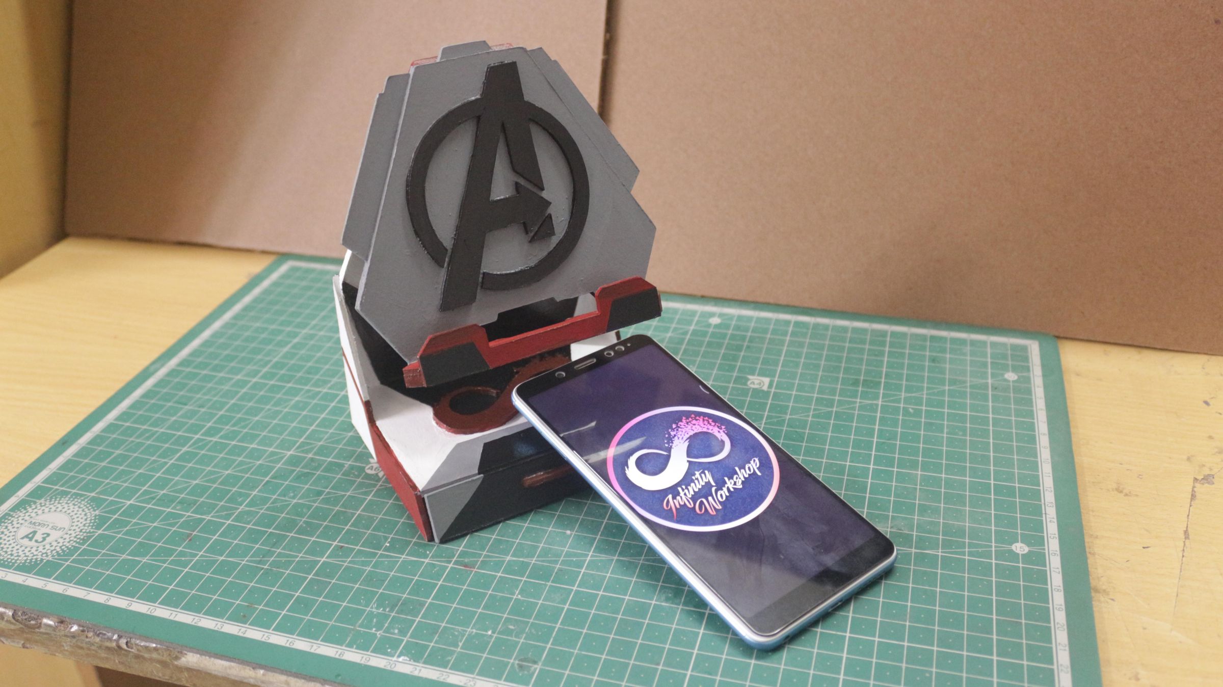Easy Avengers Smartphone Stand : 14 Steps (with Pictures) - Instructables
