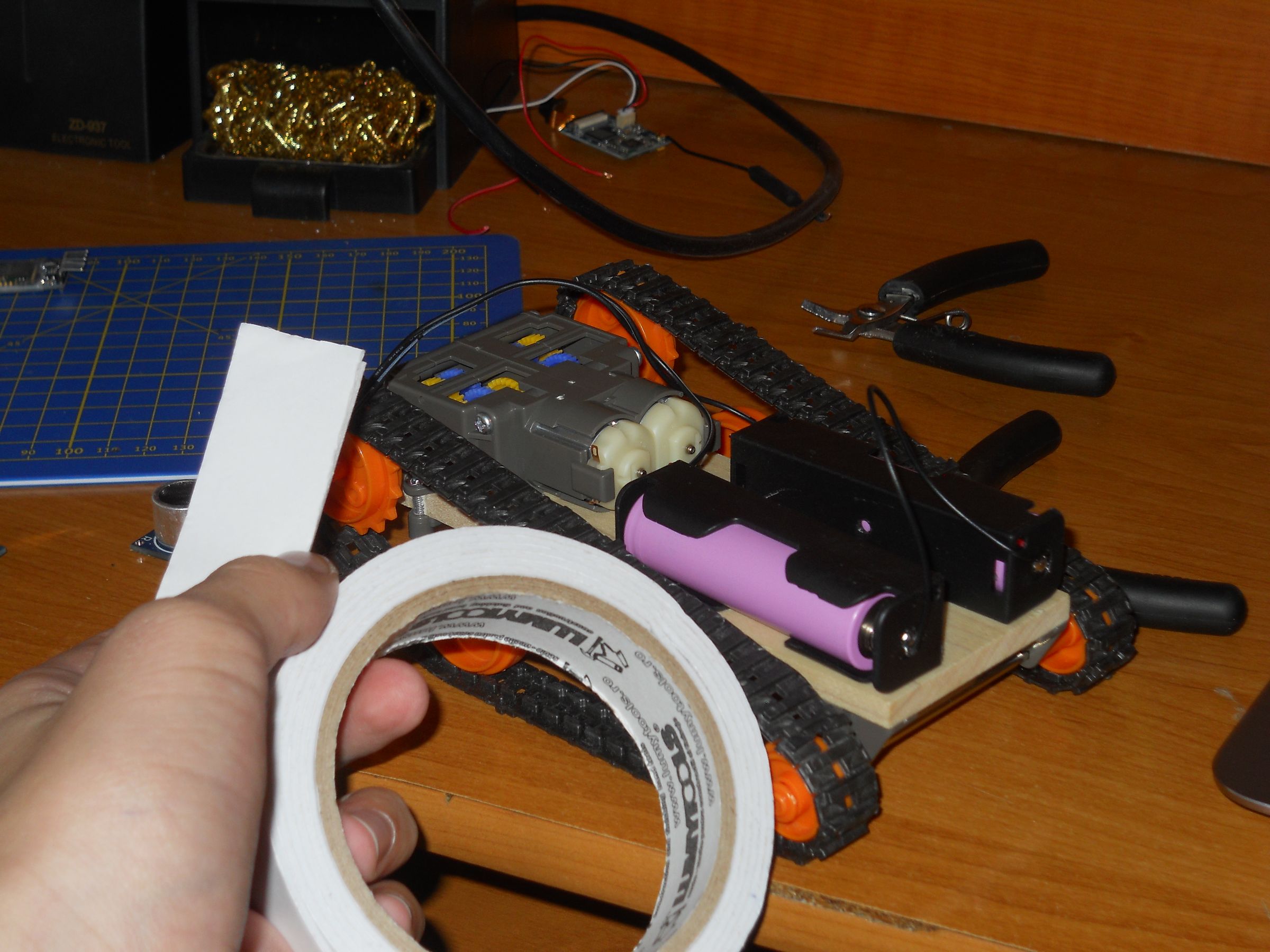 FPV Virtual Reality Arduino Controlled Tracked Robot : 17 Steps (with ...