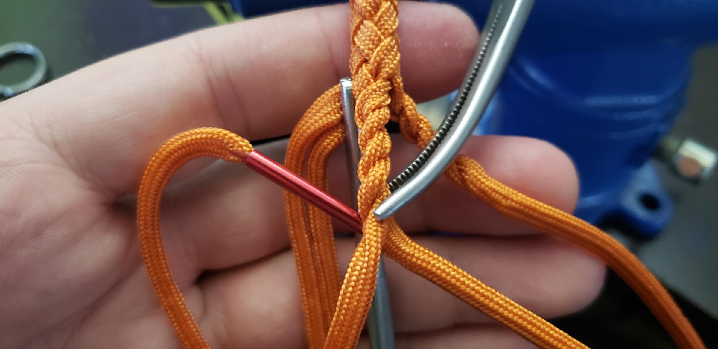 3 Tailed 24 Plait Paracord Bullwhip : 7 Steps - Instructables