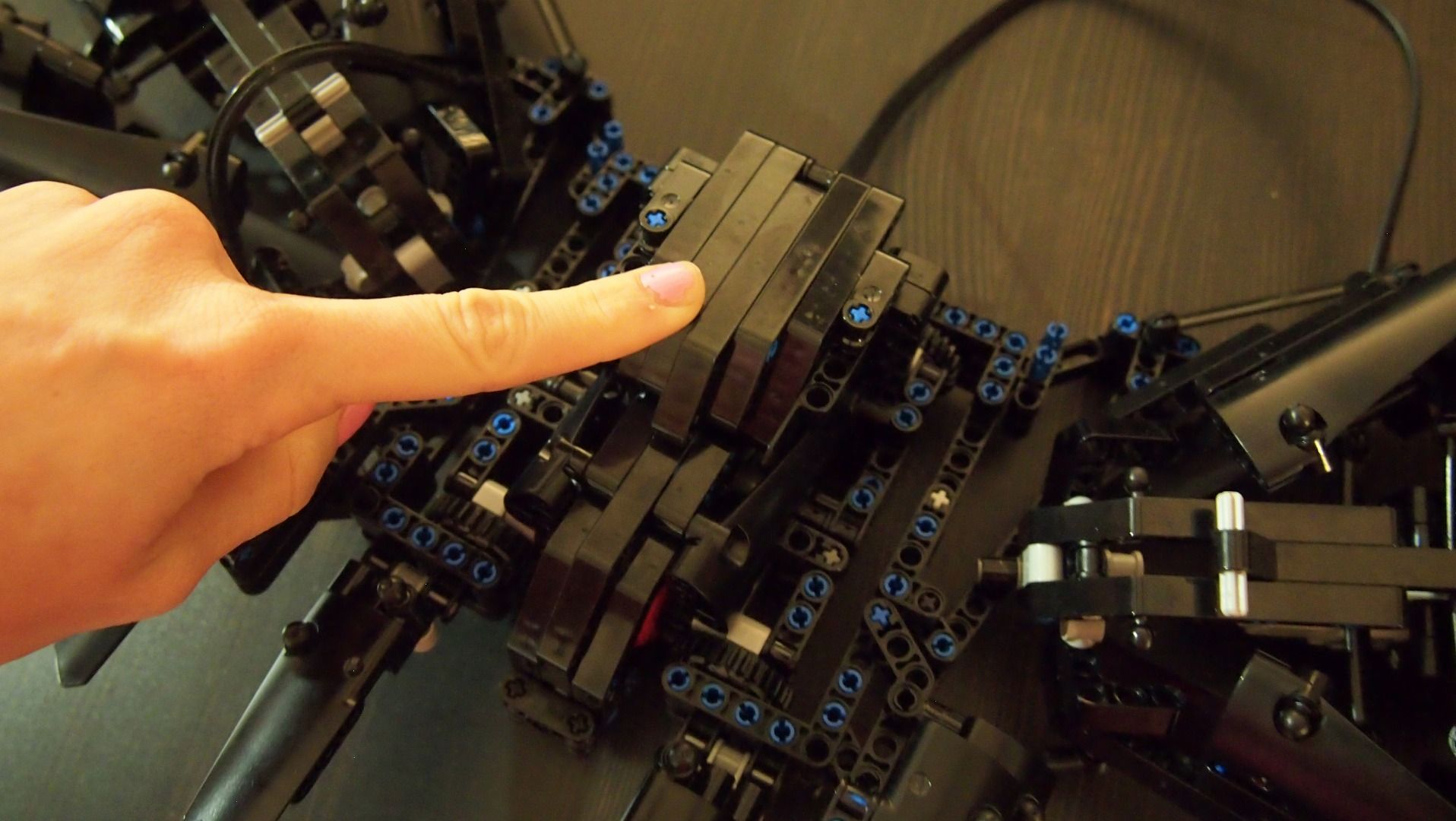 BADASS MECHATRONIC LEGO-MINDSTORMS WINGS : 18 Steps (with Pictures) - Instructables