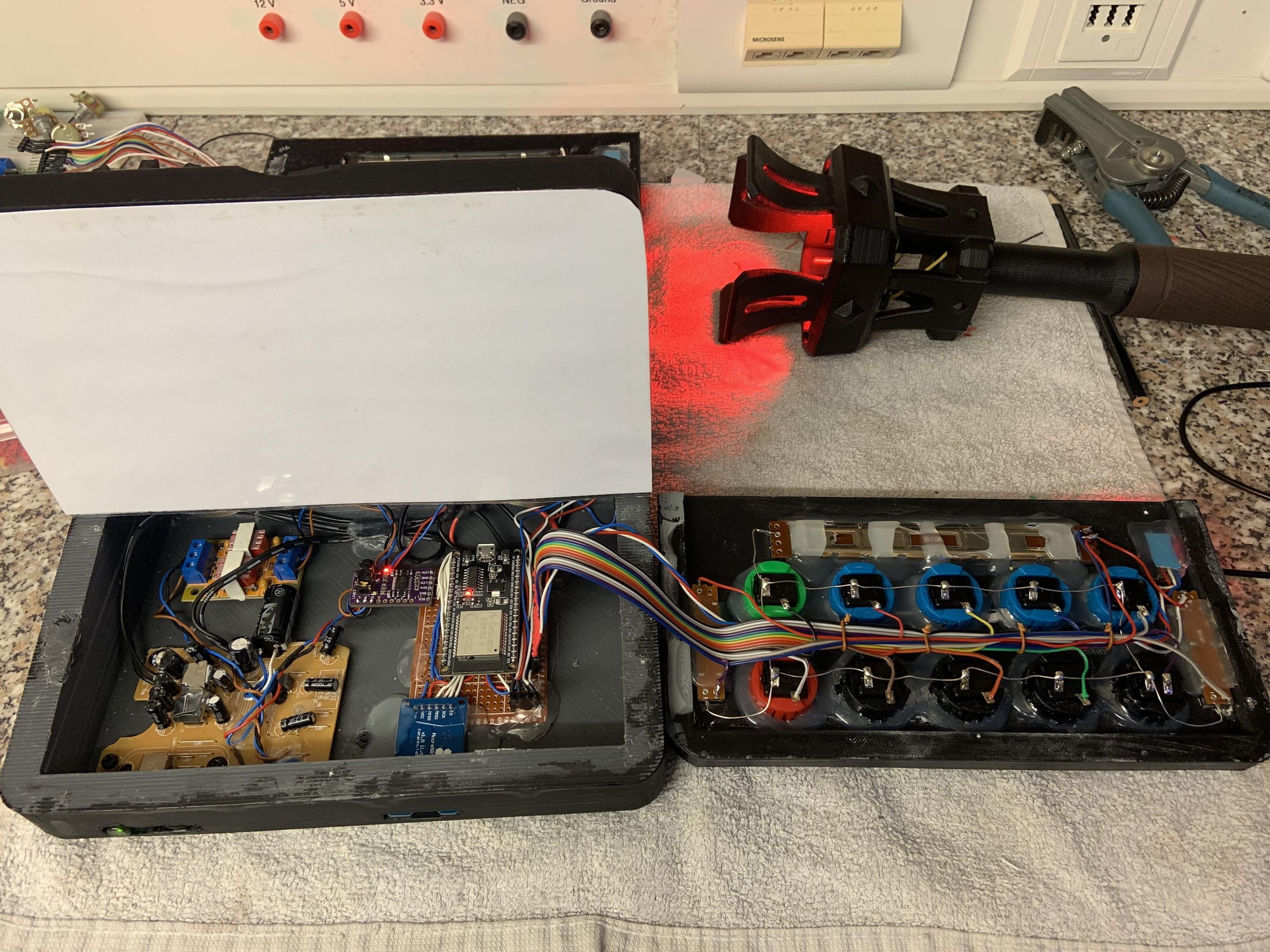 DM Sound Board/Dice Tower : 4 Steps - Instructables