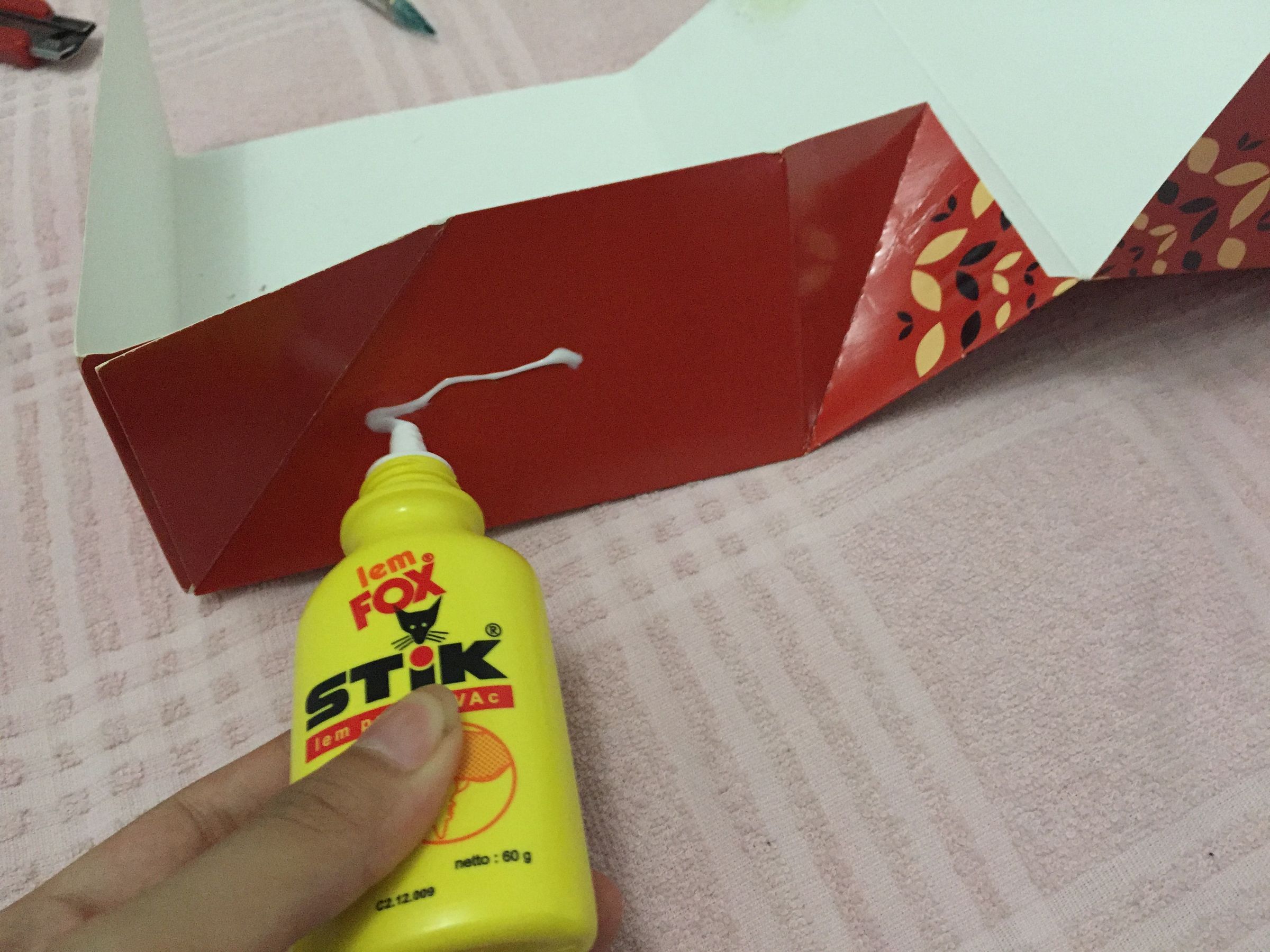 DIY CARDBOARD LIGHT : 7 Steps (with Pictures) - Instructables